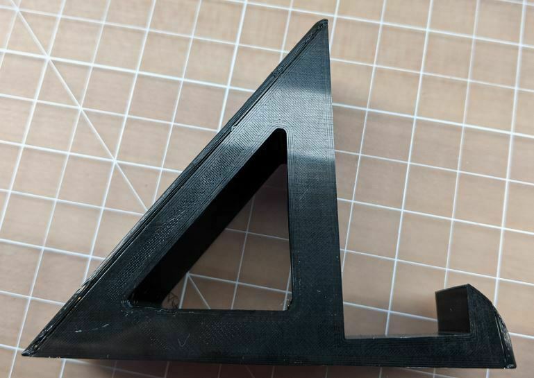 Free 3D file Low profile vertical monitor stand 📱・3D printable design ...