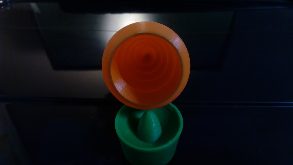 Free 3D file Carrot Container in Vase Mode 🥕・Design to download and 3D ...