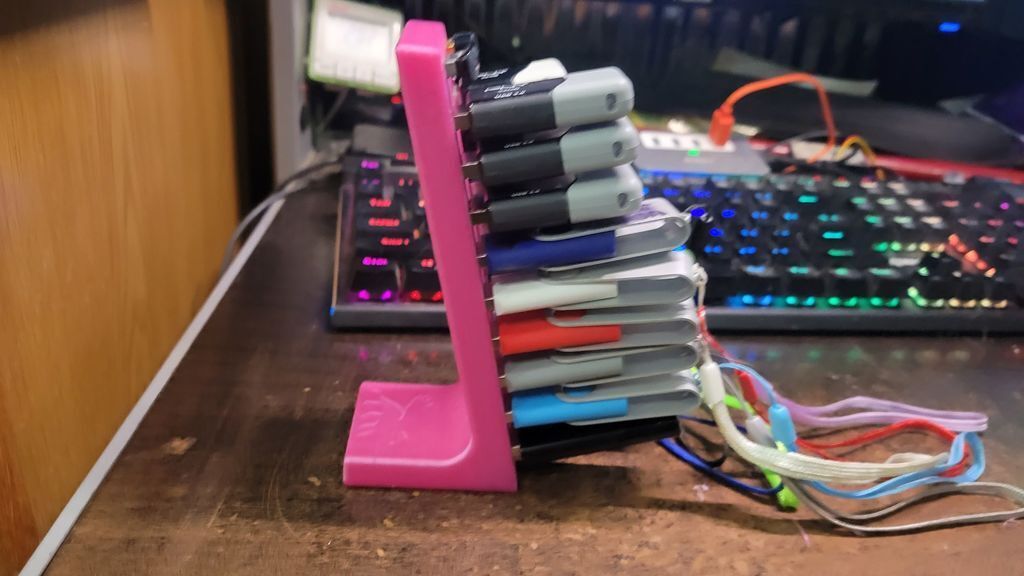 Free STL file 20X USB Drive Holding Stand・3D printing idea to download ...