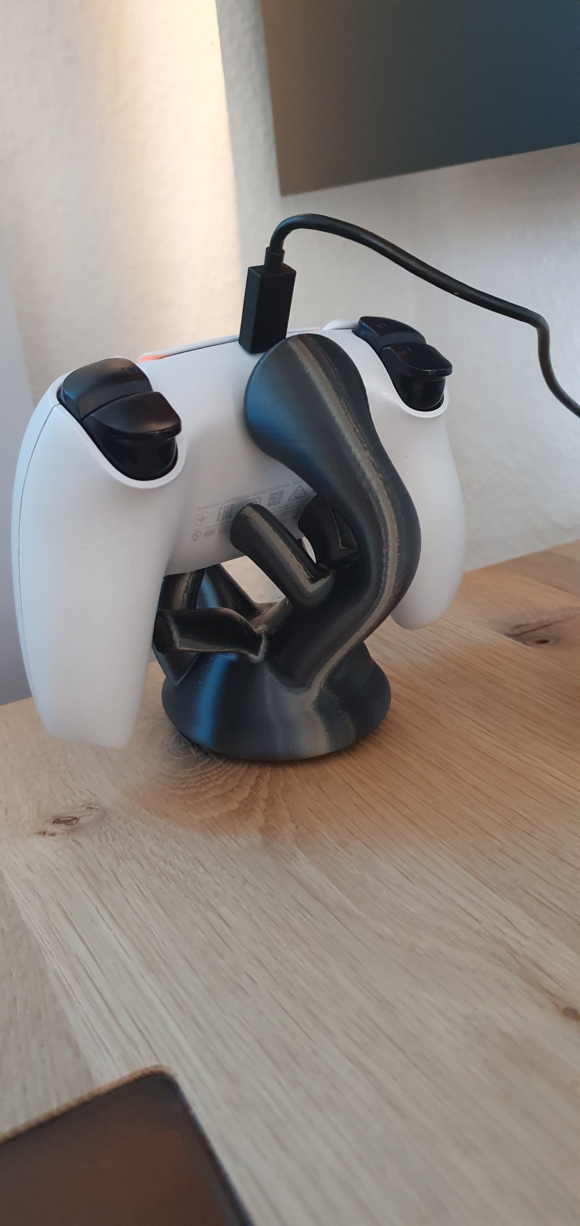 Free STL file PS5 Controller Stand 🏠・Template to download and 3D print ...