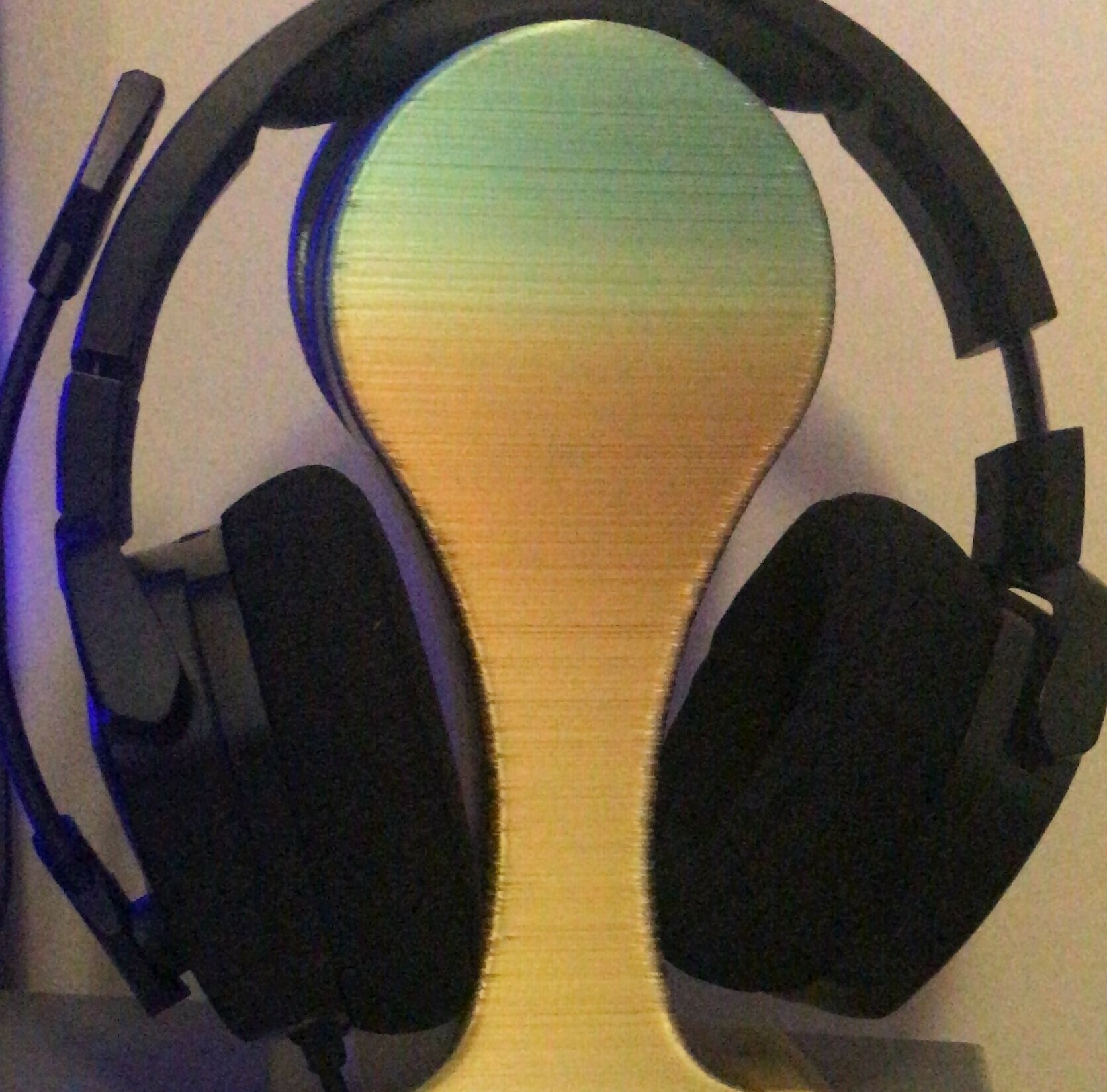 Free 3D file Headphone Stand・Template to download and 3D print・Cults