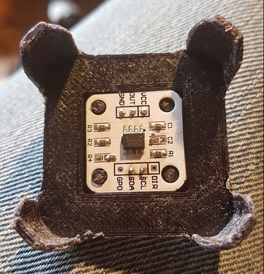 Free STL file AS5600 encoder holder for NEMA17 stepper motor 💭・3D printing idea to download・Cults