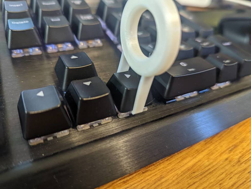 Free STL file Keycap Puller compatible with corsair wrist rest・Model to ...