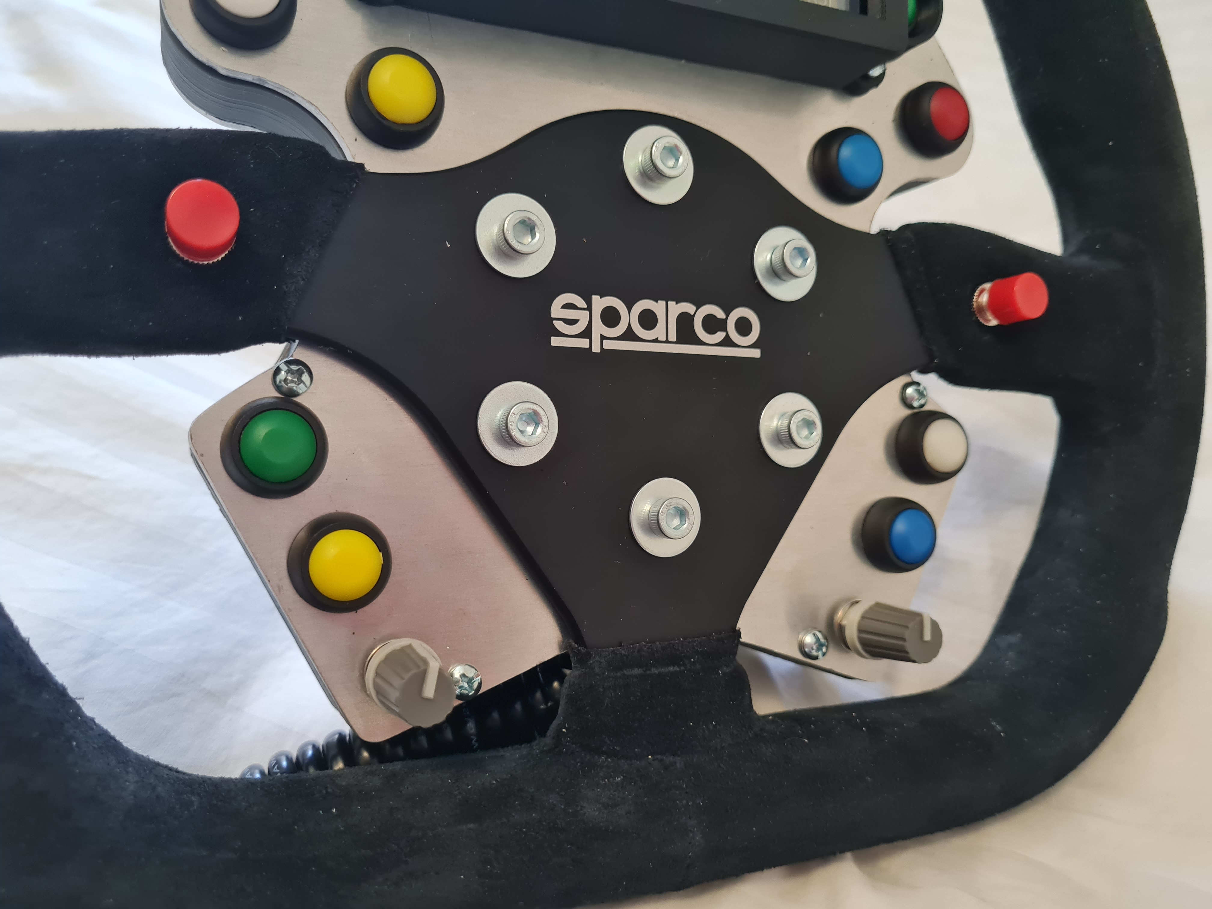 3D file V8 Supercar steering wheel 🛞・3D printing model to download・Cults