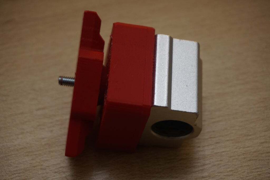 Free STL file 2020 profile 608ZZ rotating mount for 8mm linear slide ...