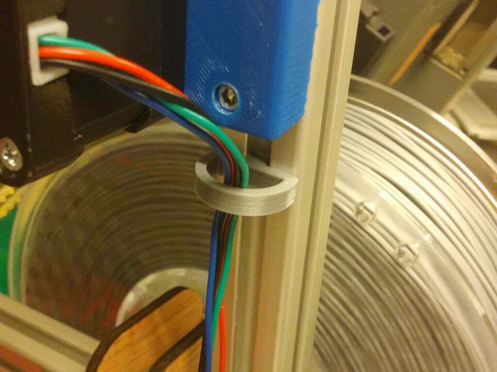 Free STL file Cable Clip for Aluminium Extrusion (20mm/5mm)・3D print ...