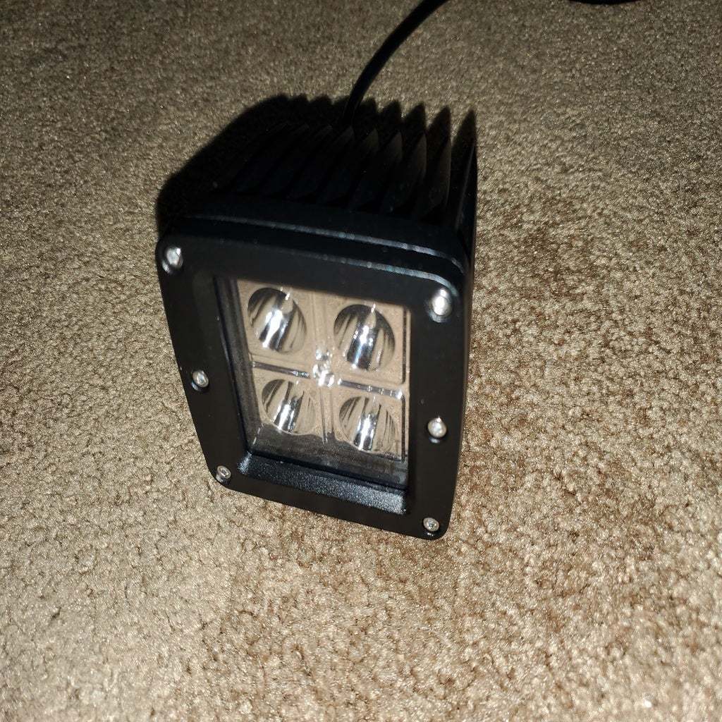 Archivo STL gratis Cegadores de 4 LEDs de luz antiniebla / Máscara DRL ...