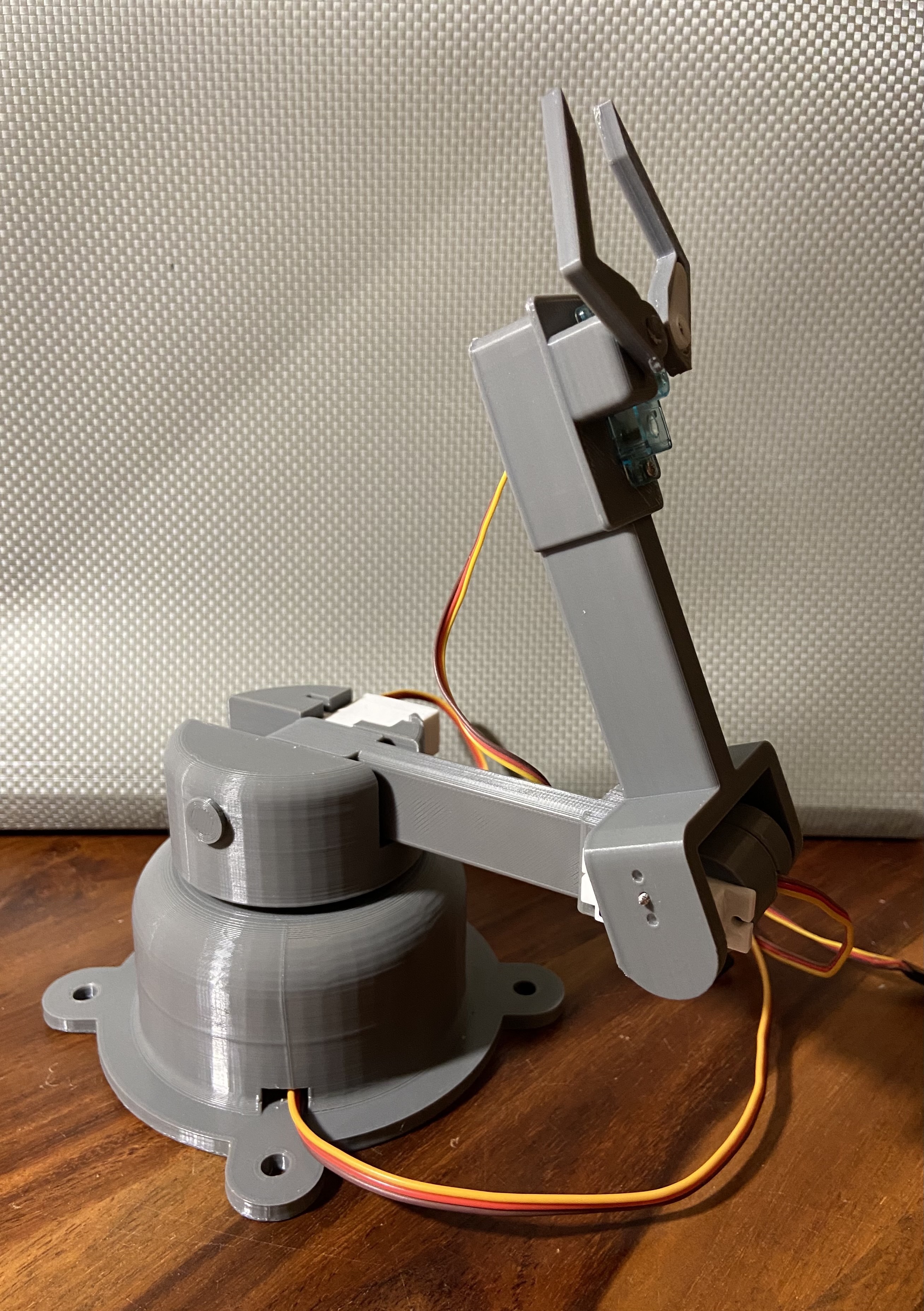 STL file Simple Robot Arm 🤖・3D printer design to download・Cults