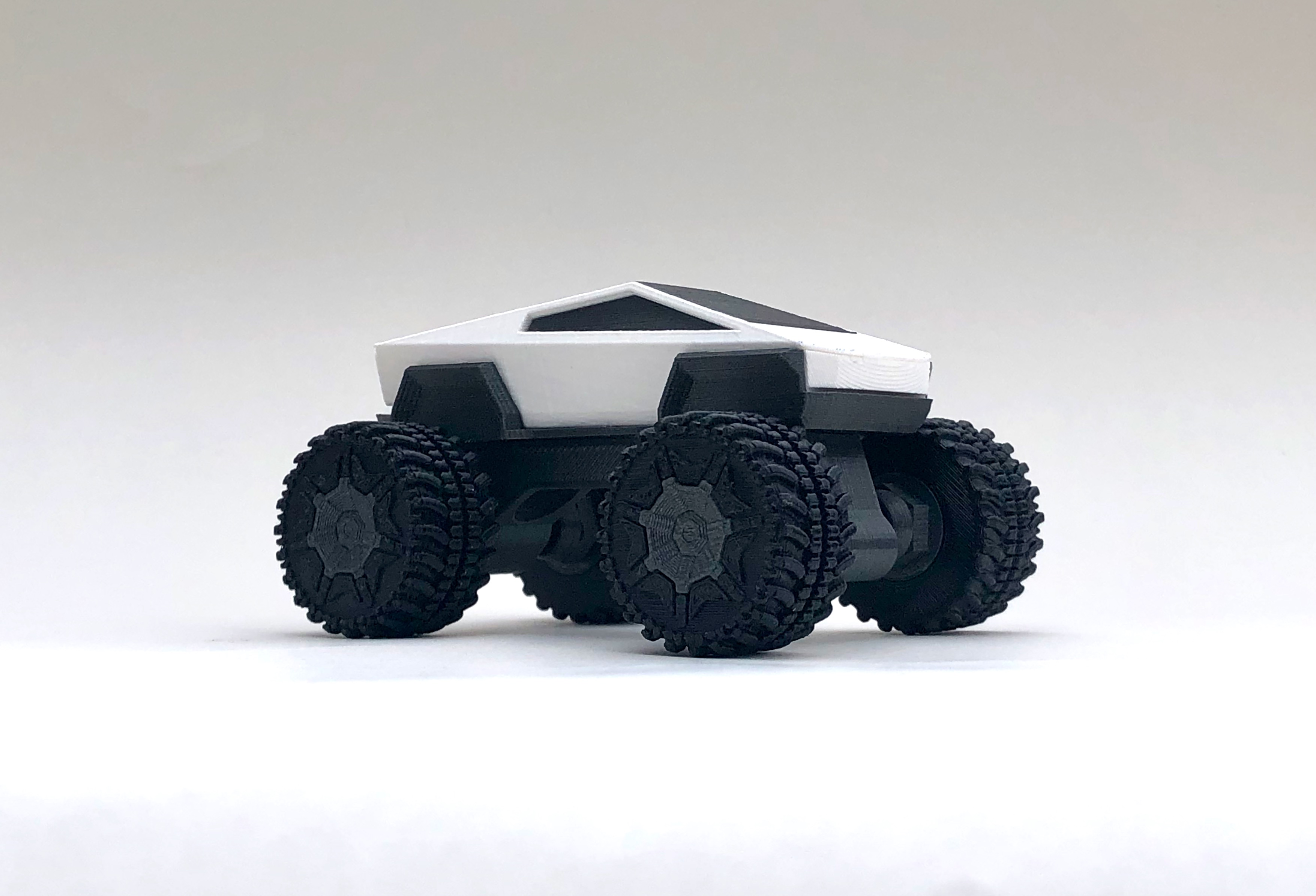 STL file Cybertruck Cyber Monster Truck・3D print design to download・Cults