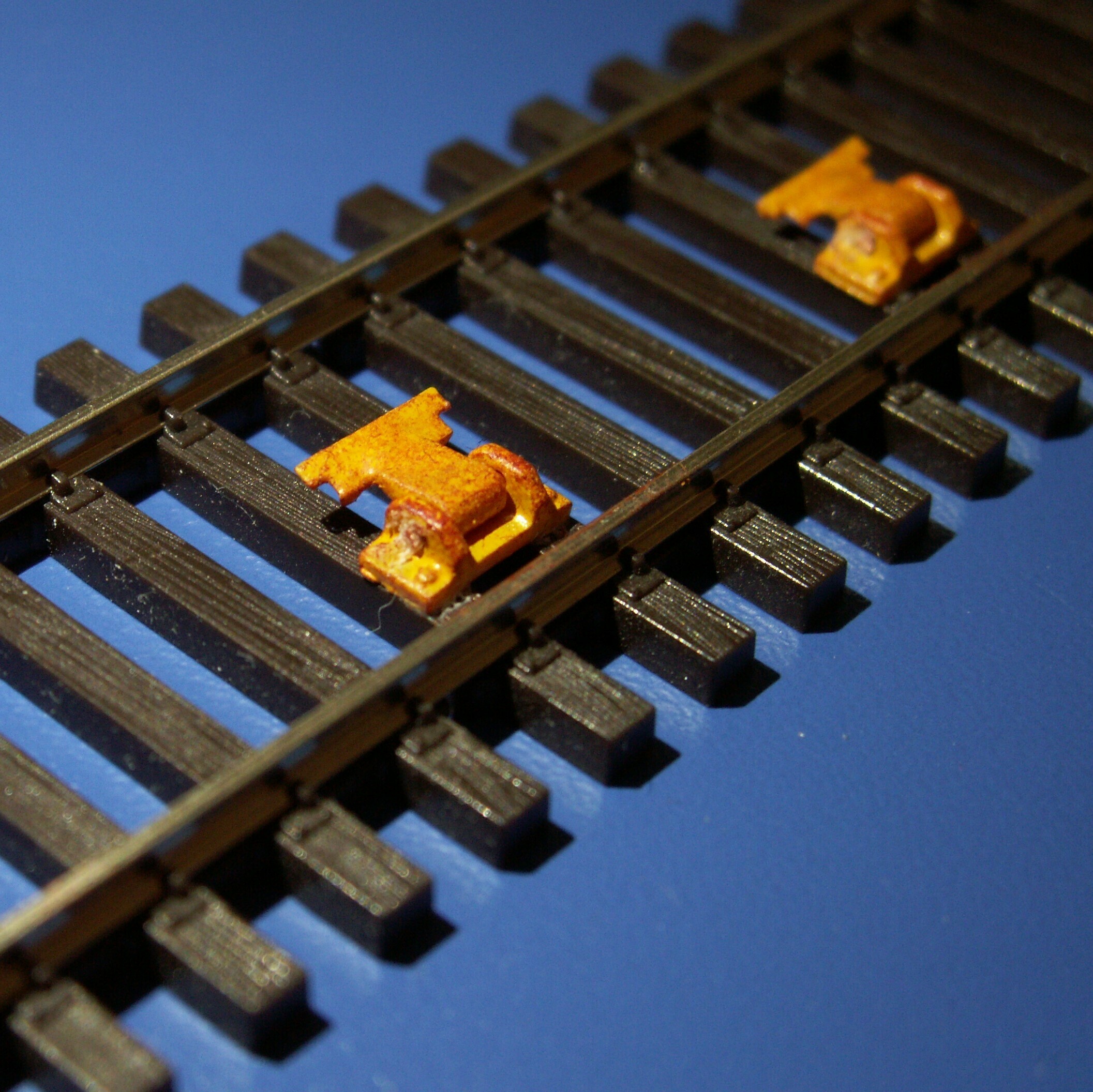 STL file HO Scale Derailers, Wheel Stops and Track Bumper 🛞・Model to ...