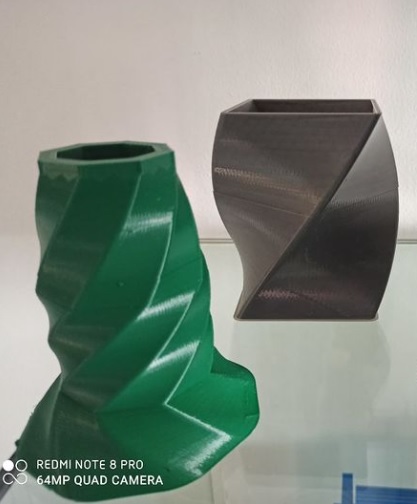 STL file Twisted geometry・3D printer design to download・Cults