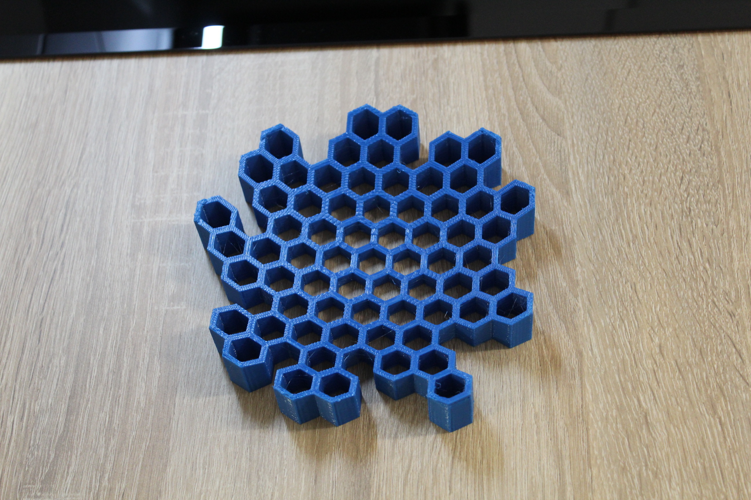 STL file Honeycomb key bowl・Design to download and 3D print・Cults