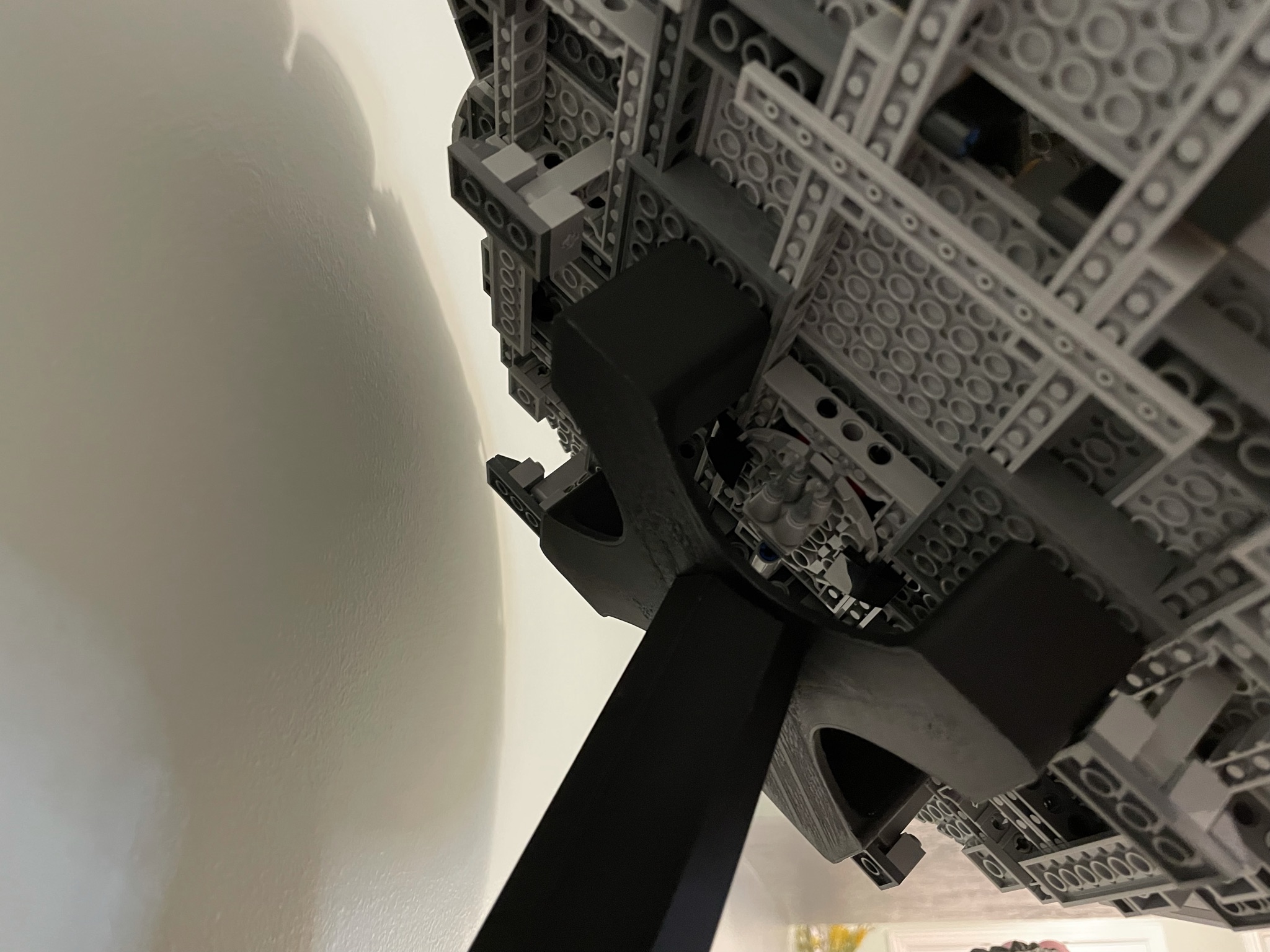 STL file Millennium Falcon Display Stand #75257 ・Template to download ...