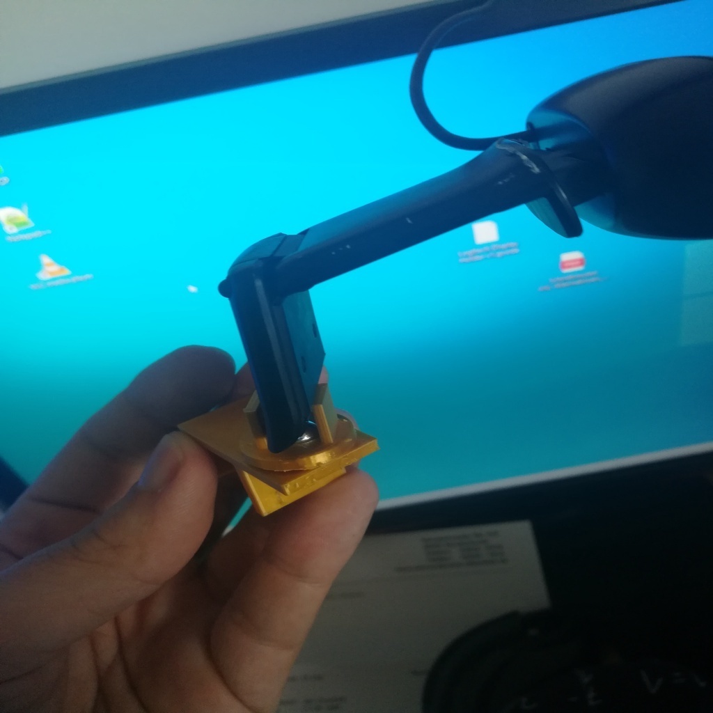 Free 3D file Logitech Display Holder (Ink. Rotation)・3D print model to ...