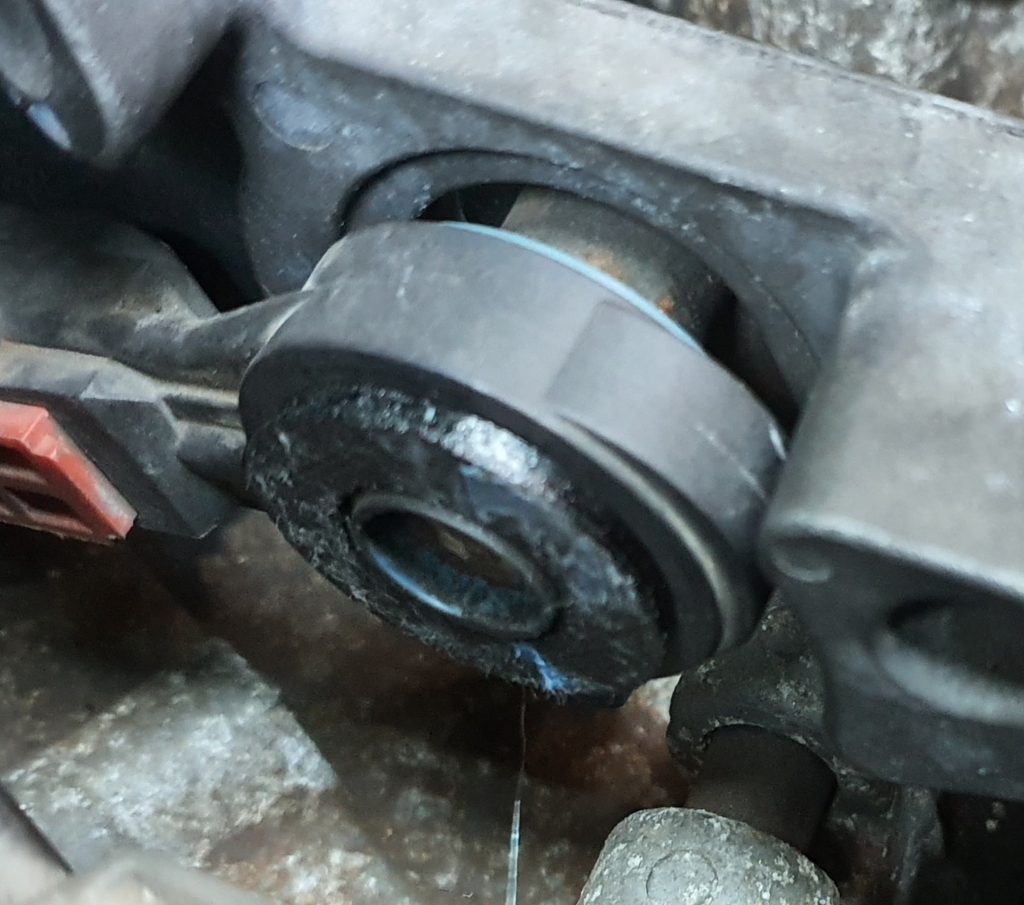 Free 3D file Ford S-Max Gear Selector Cable Bush・Template to download ...