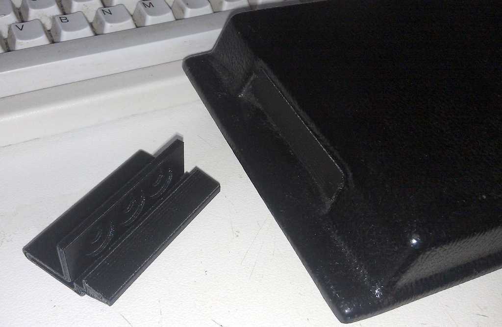 Free STL file DEC PDP-9 fascia panel to PDP-11 H960 rack adapter clip 🖥 ...