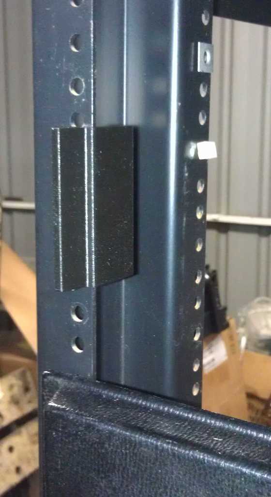 Free STL file DEC PDP-9 fascia panel to PDP-11 H960 rack adapter clip 🖥 ...