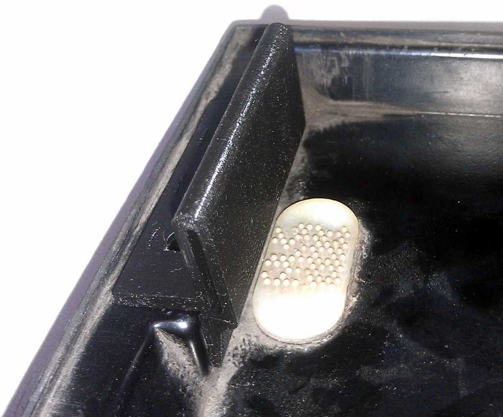 Free STL file DEC PDP-9 fascia panel to PDP-11 H960 rack adapter clip 🖥 ...