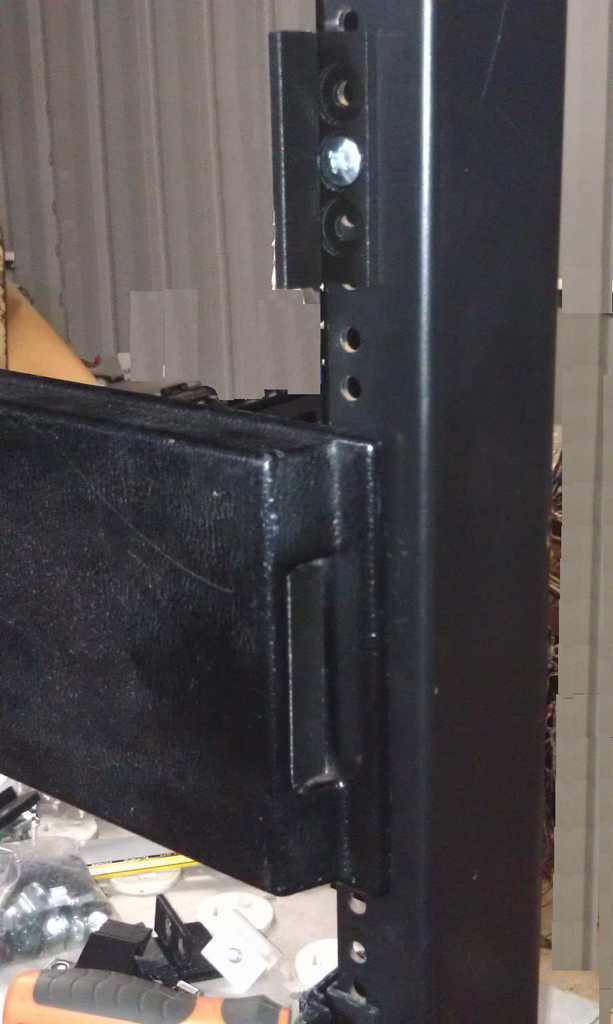 Free STL file DEC PDP-9 fascia panel to PDP-11 H960 rack adapter clip 🖥 ...