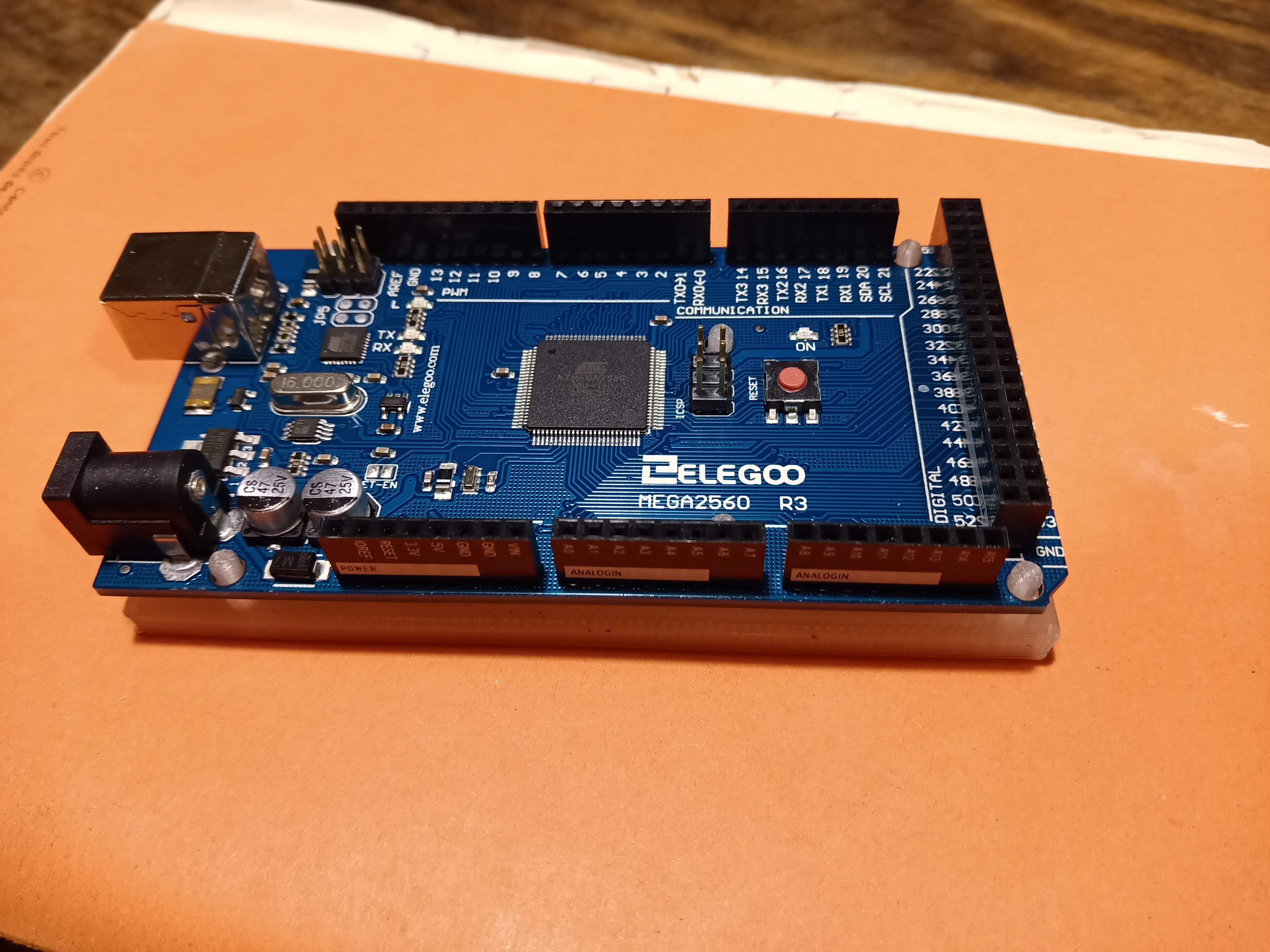 Fichier STL gratuit Support Arduino MEGA-UNO 🔧・Modèle pour impression ...