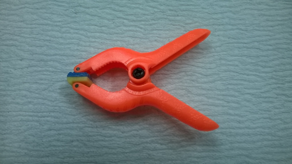 Free 3D file Mordedor pinza plastico / Plastic spring clamps jaw・3D ...
