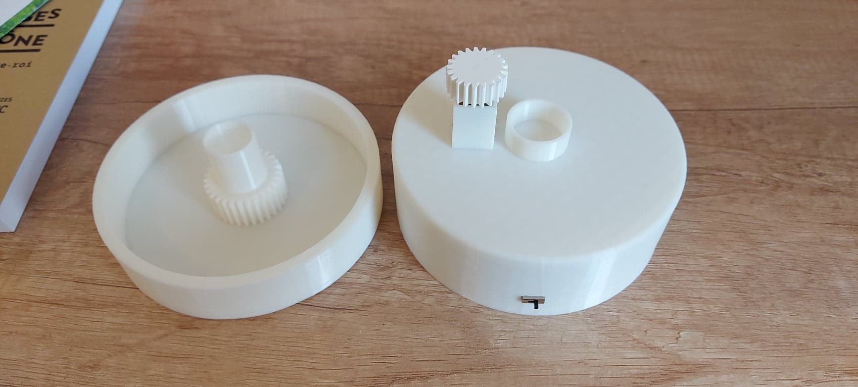 Free STL file Rotating display・3D printable object to download・Cults