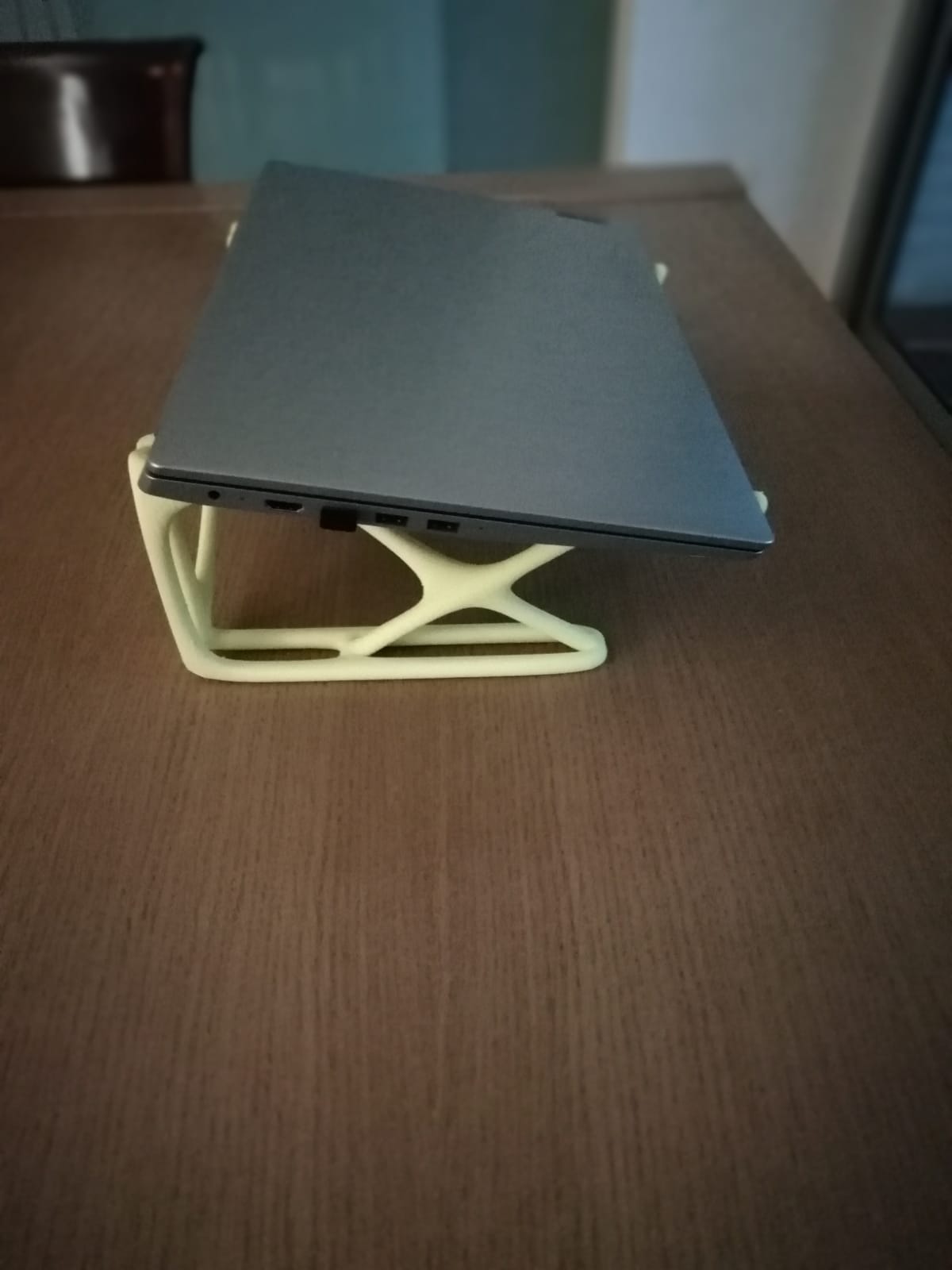 STL file Laptop Stand 💻・3D print design to download・Cults