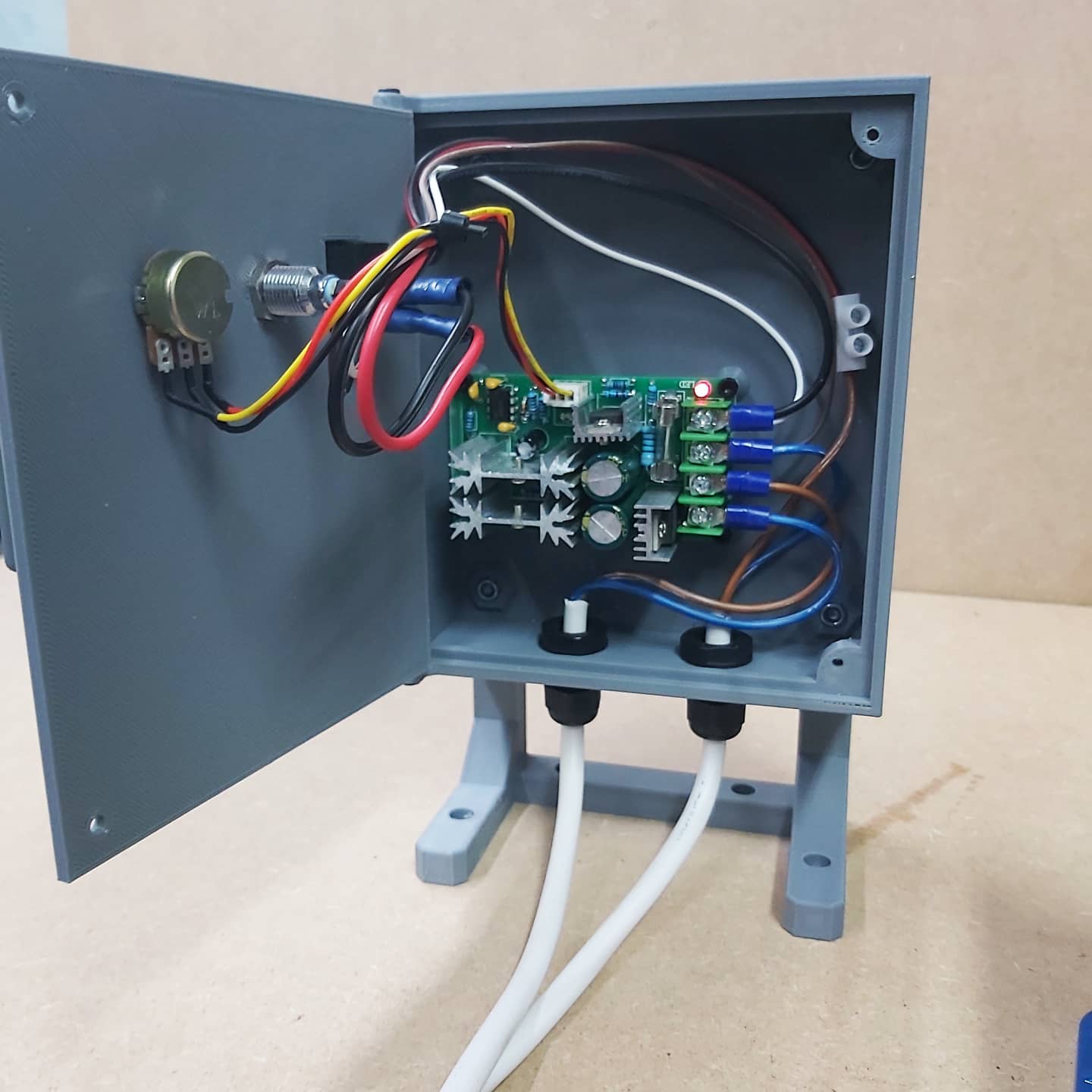 STL file junction box・Model to download and 3D print・Cults