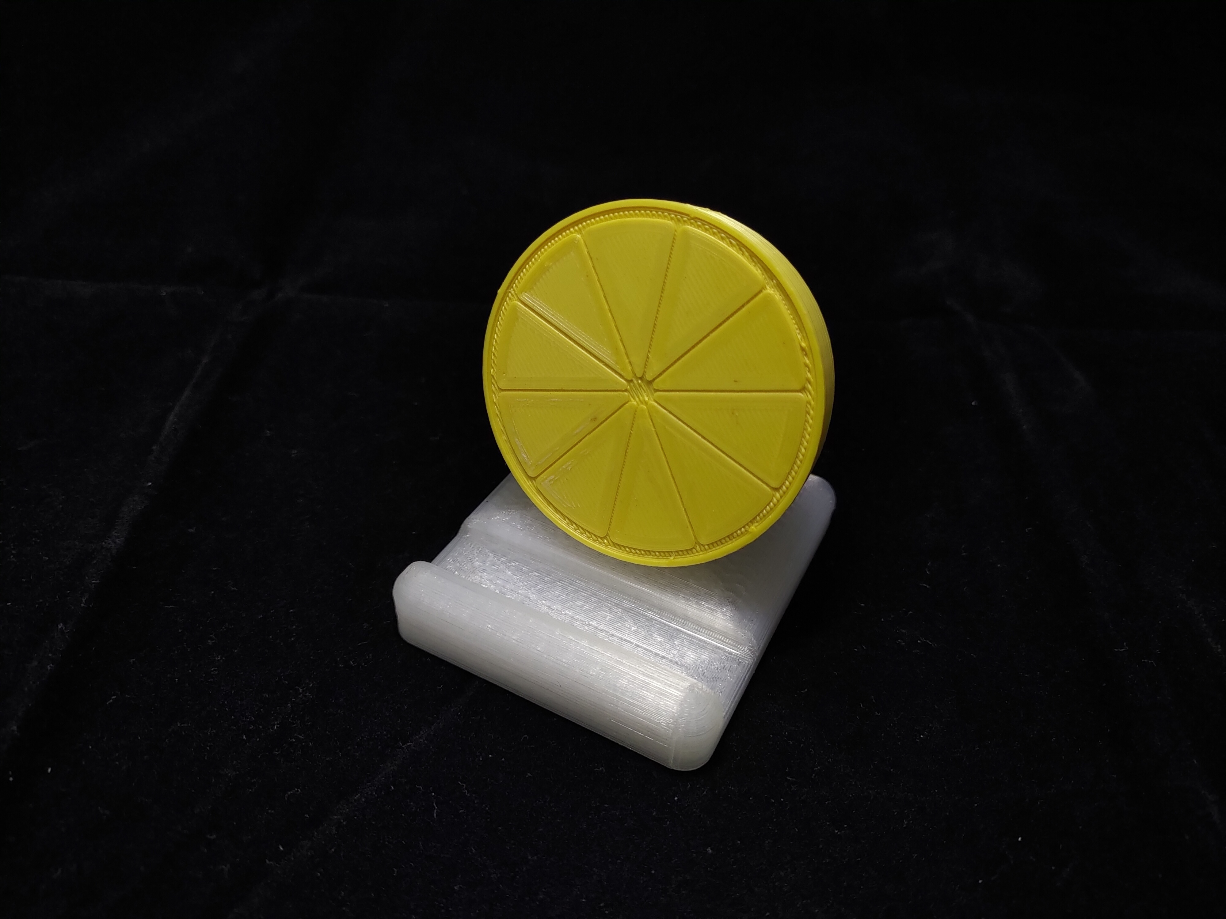 STL file Fruit Shaped Phone Stand - Lemon 📞・3D printer model to ...