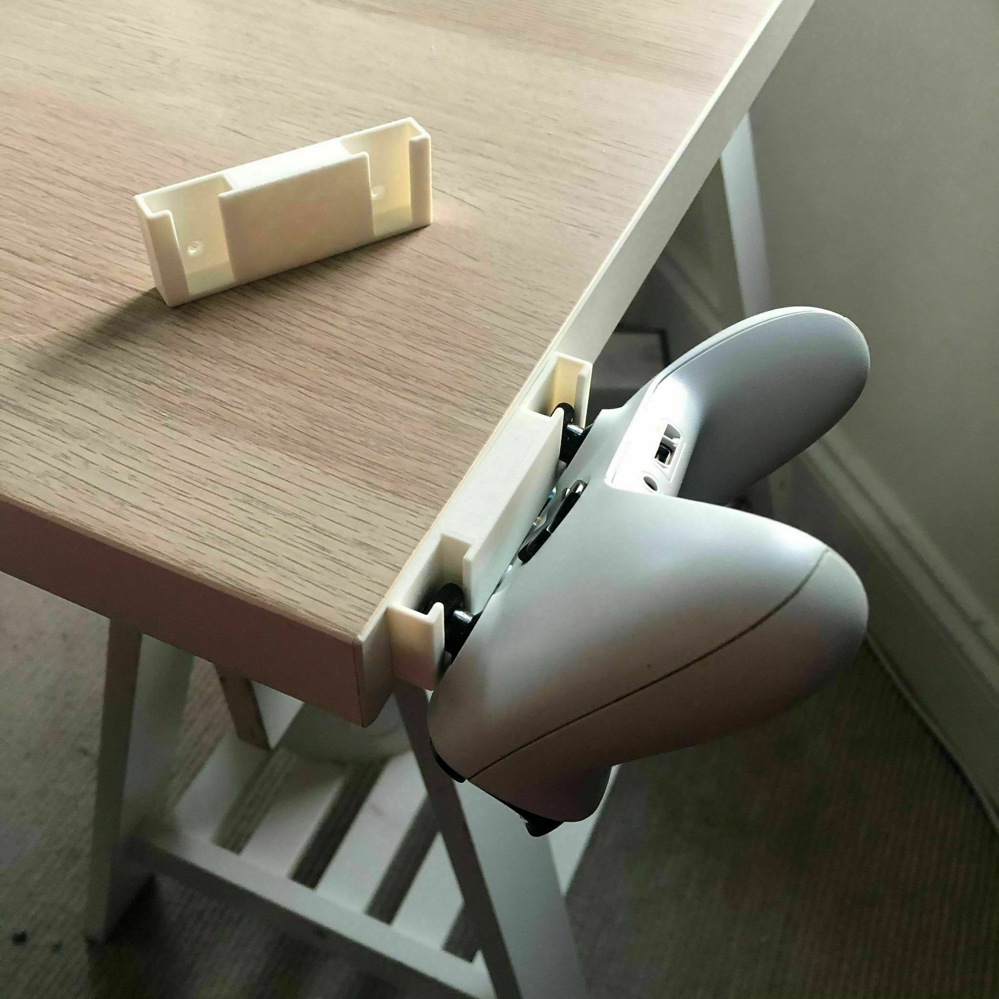 STL file Discrete Xbox Controller multifunctional holder 🎮・Model to ...