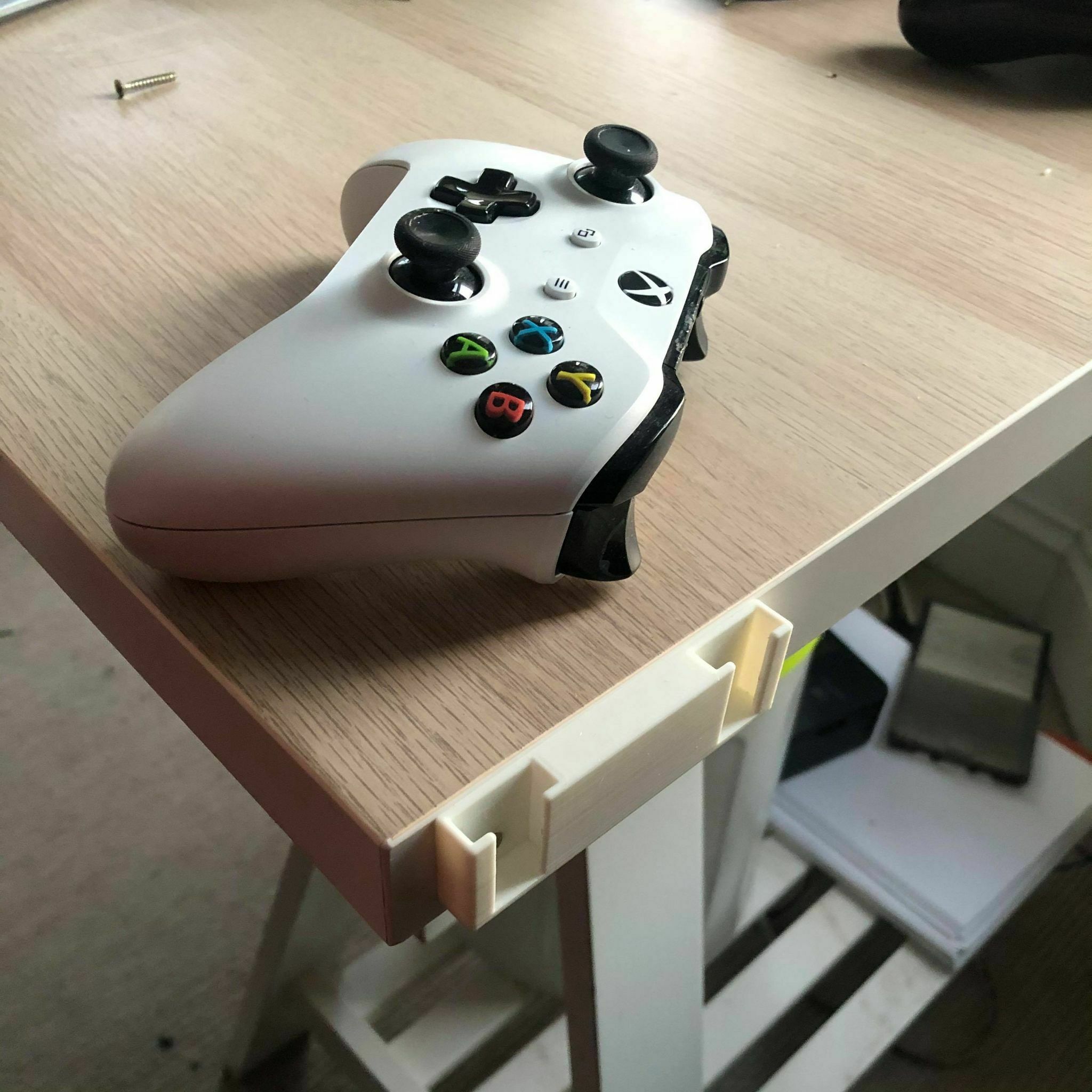 STL file Discrete Xbox Controller multifunctional holder 🎮・Model to ...