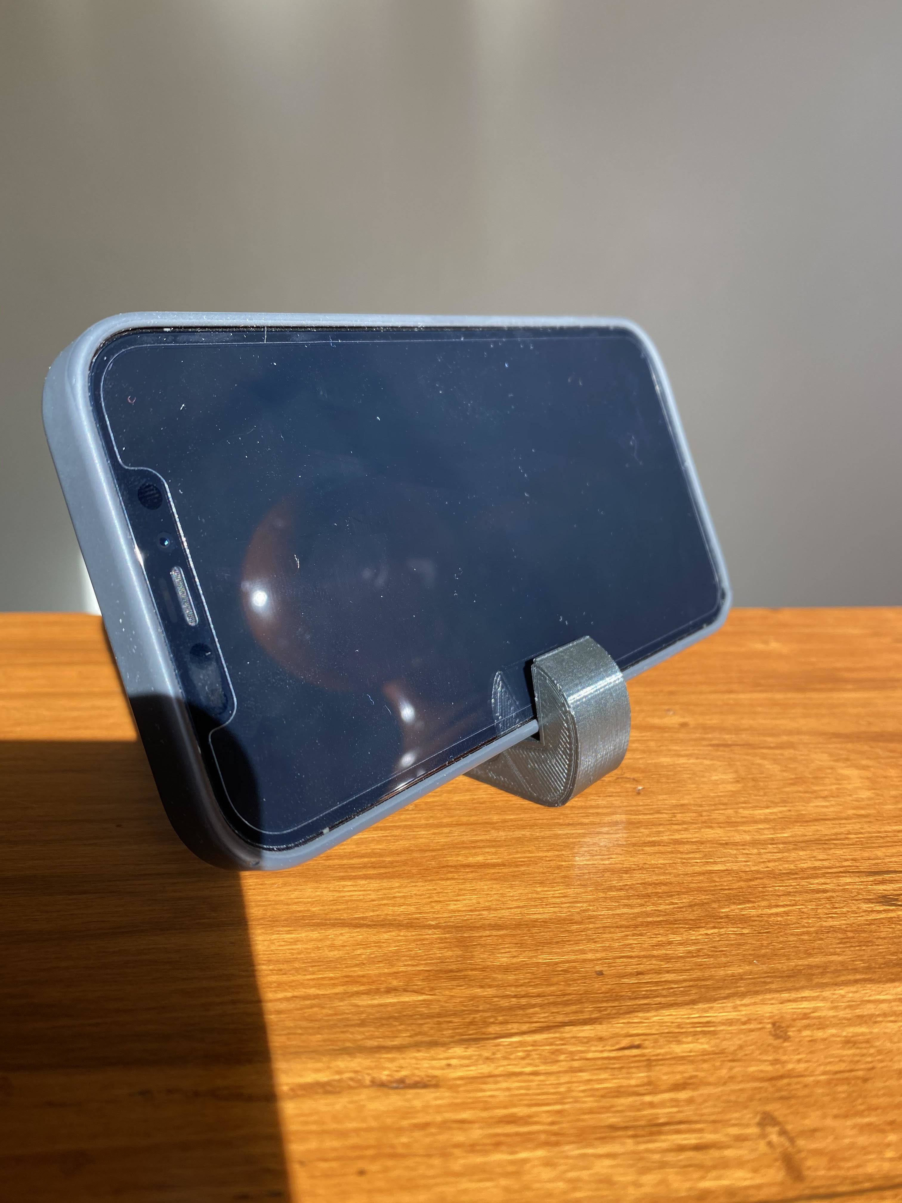 Free STL file Whale Keychain Phone stand・3D printing idea to download・Cults