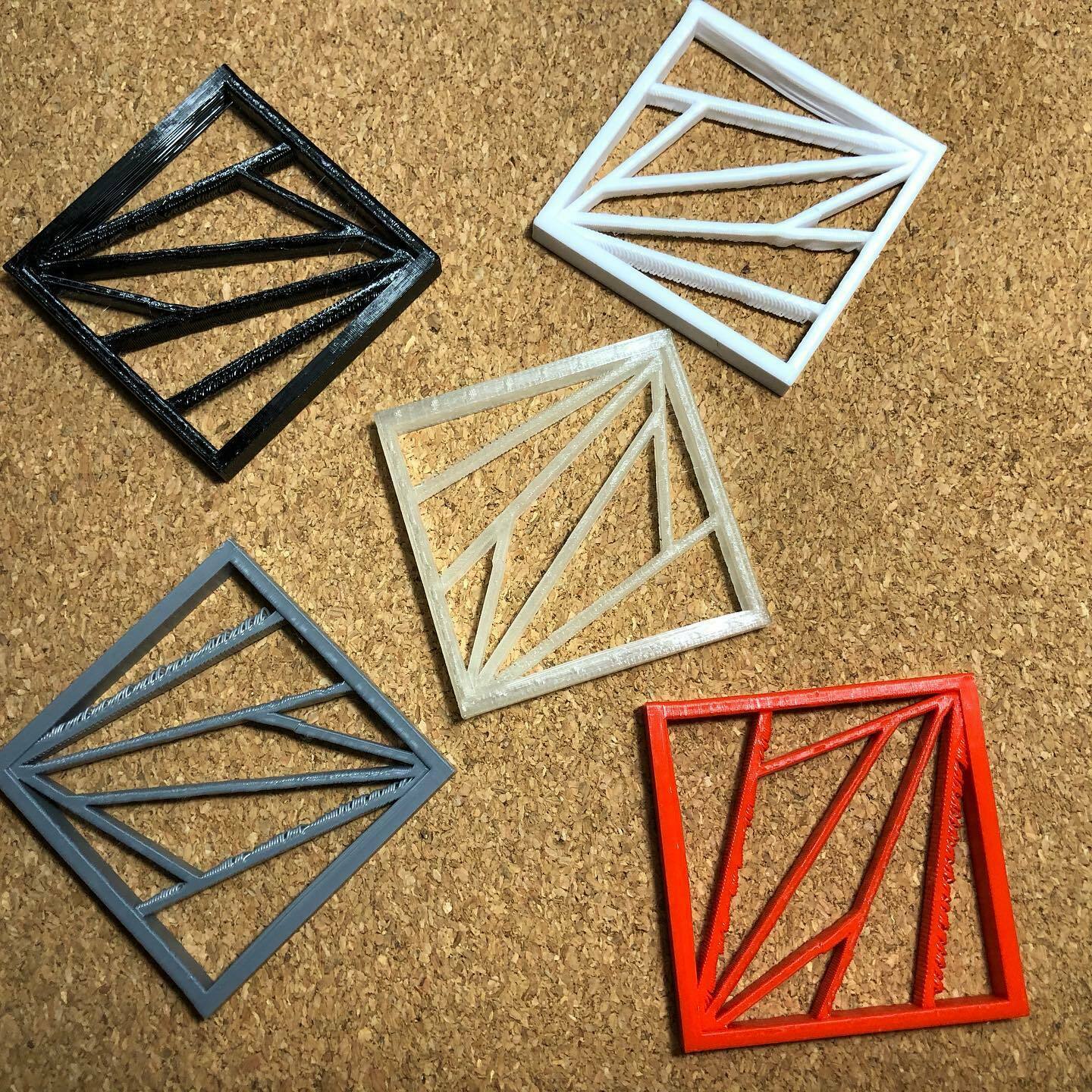 Fichier STL gratuit Test d'effort sur l'angle de surplomb 🔧・Design à ...