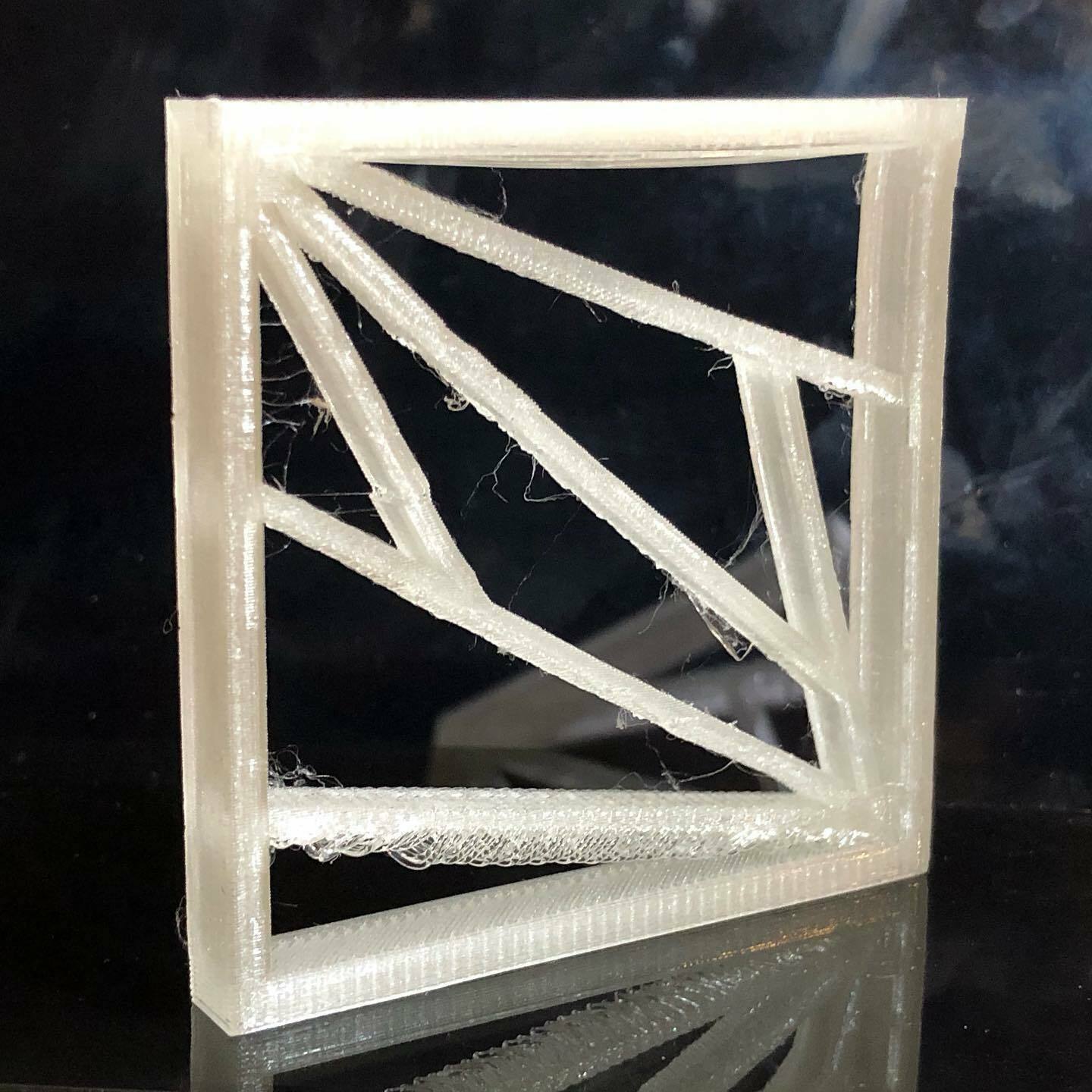 Fichier STL gratuit Test d'effort sur l'angle de surplomb 🔧・Design à ...