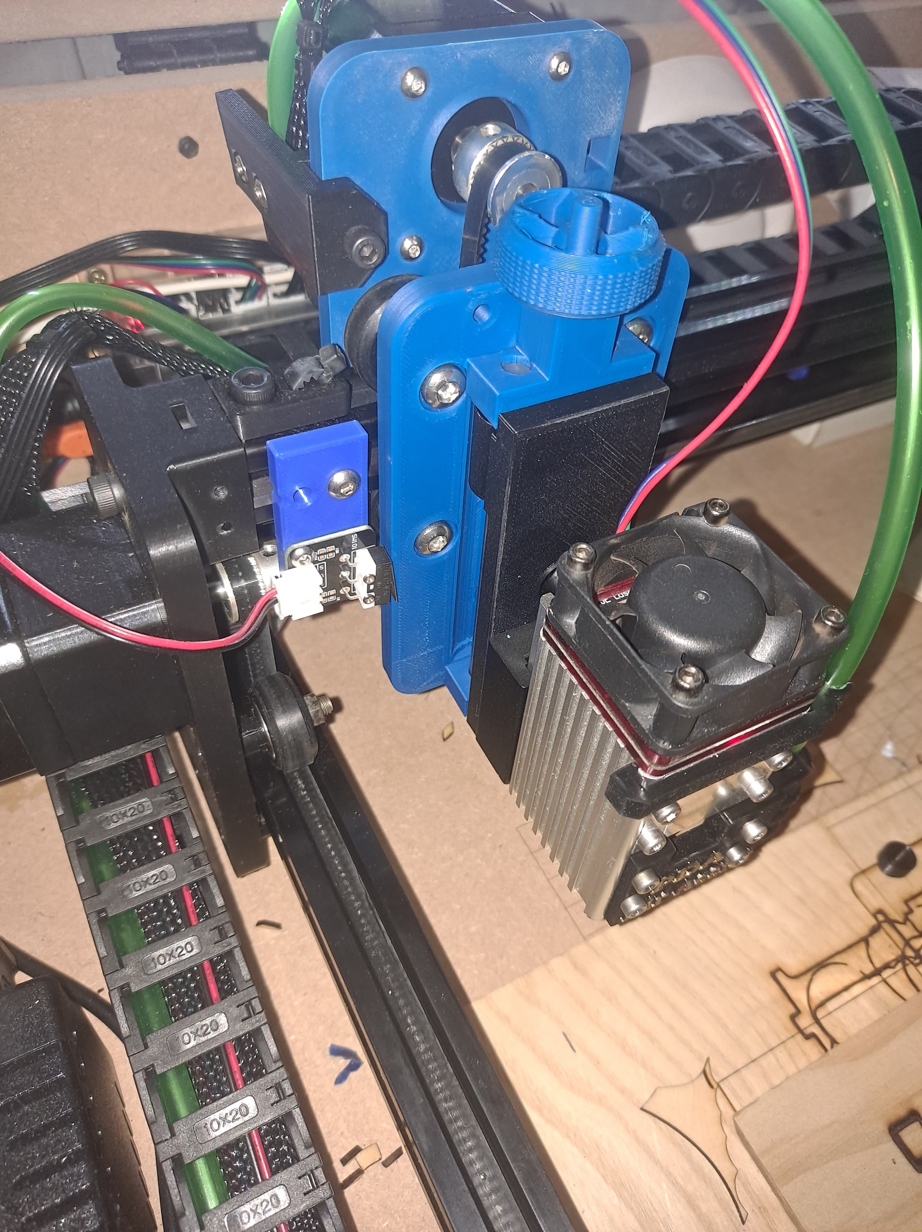 STL file NEJE LINEAR Z FOCUS 4 WHEEL MOUNT 🛞・3D print object to ...