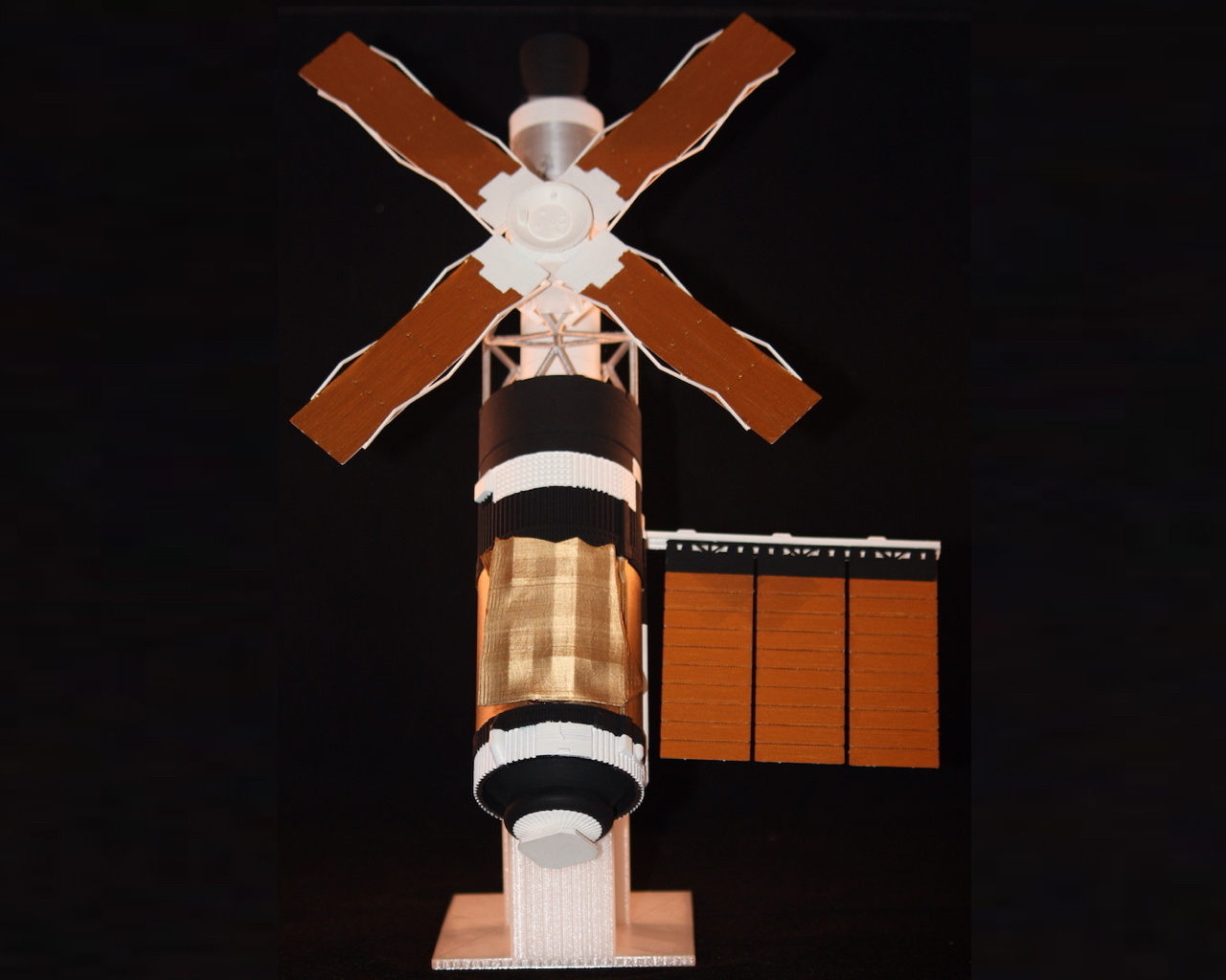 Skylab Space Station Model Kit