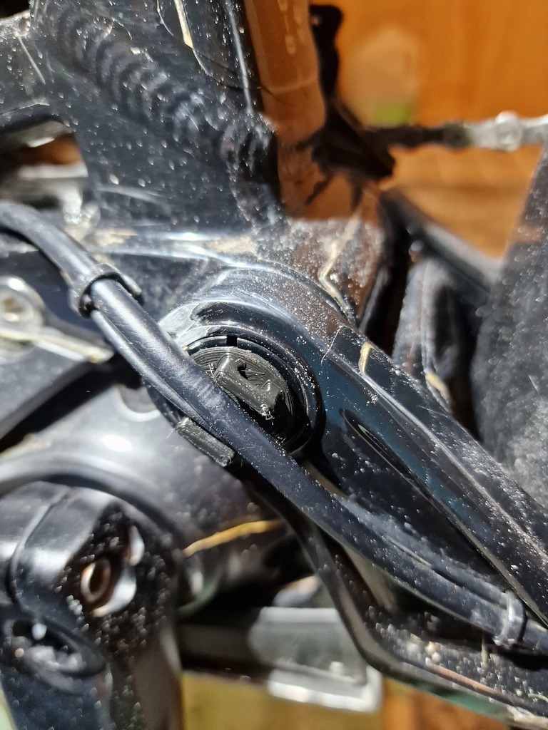 Free 3D file Vitus E-Sommet Lower Pivot Cable Holder・3D printable ...