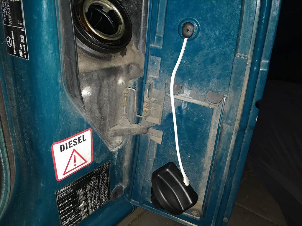 Free 3D file Mercedes Vito fuel cap tether・3D print design to download ...