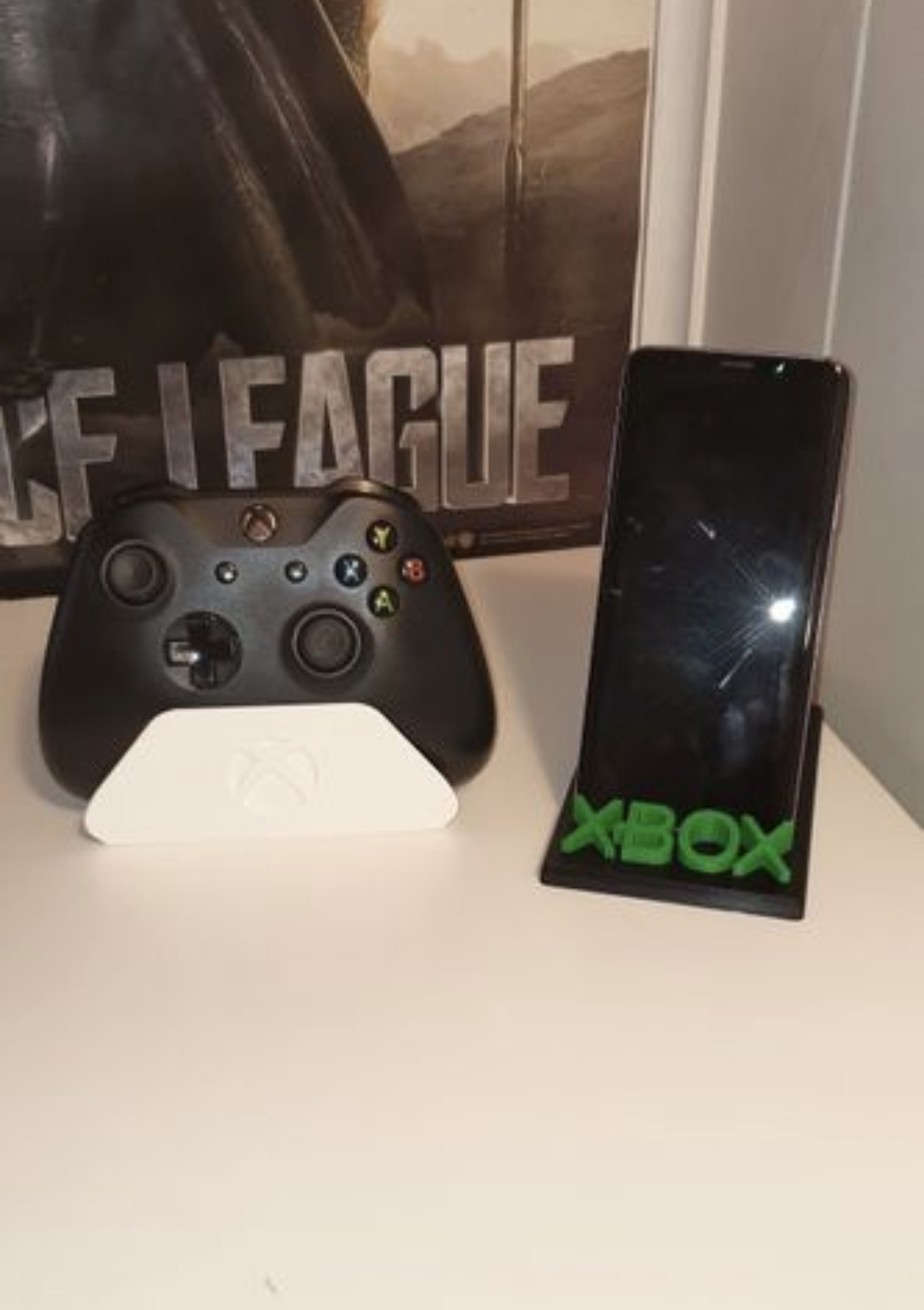 STL file xbox phone stand・3D printing idea to download・Cults