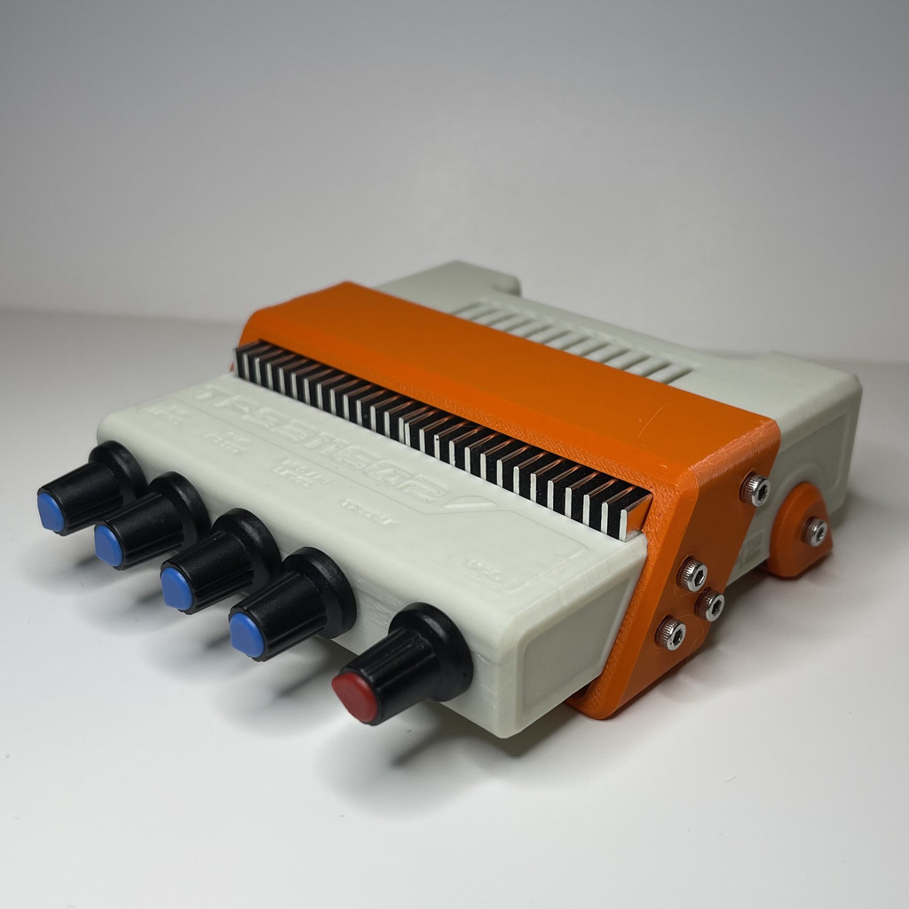 Free 3D file TPS3116D2 Bluetooth Amplifier Retro Futuristic Case 🎵・3D ...