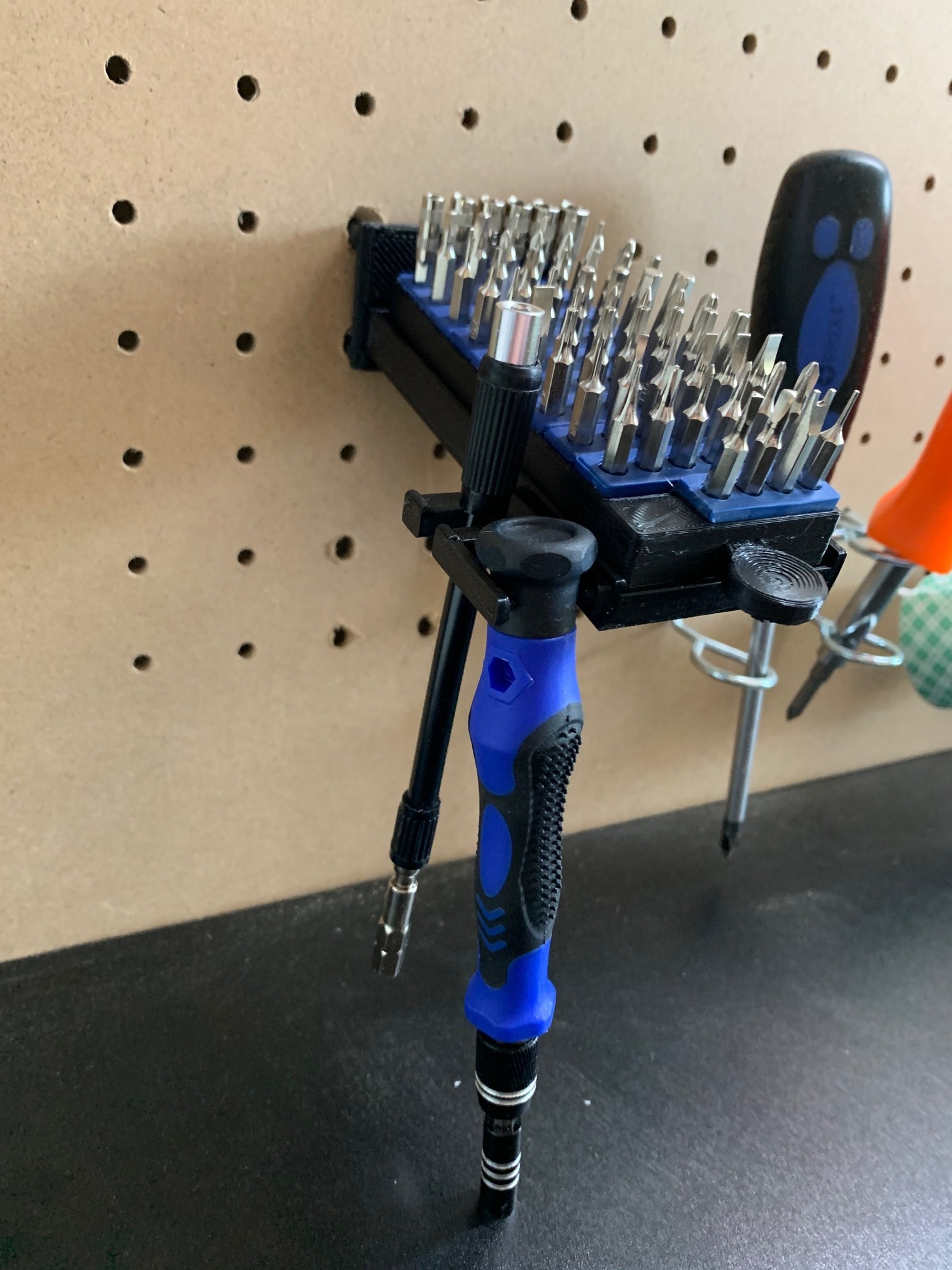Free 3D file XOOL 80 in 1 Modular Screwdriver Kit Holder for PegBoard ...
