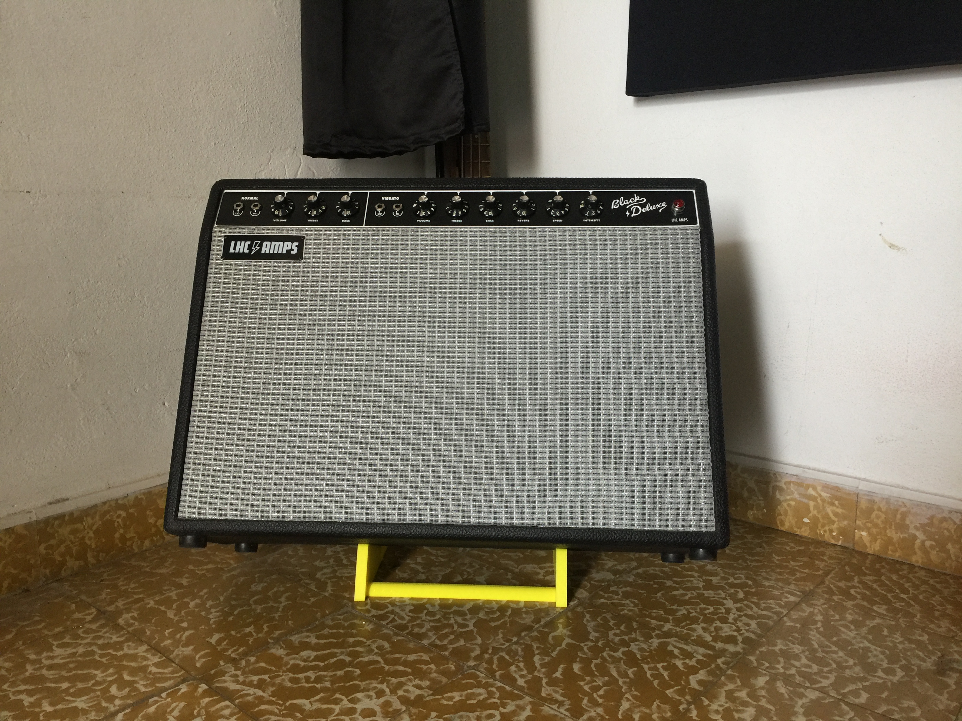 STL file Amp elevator stand - Amp elevator stand for amplifier・Design ...