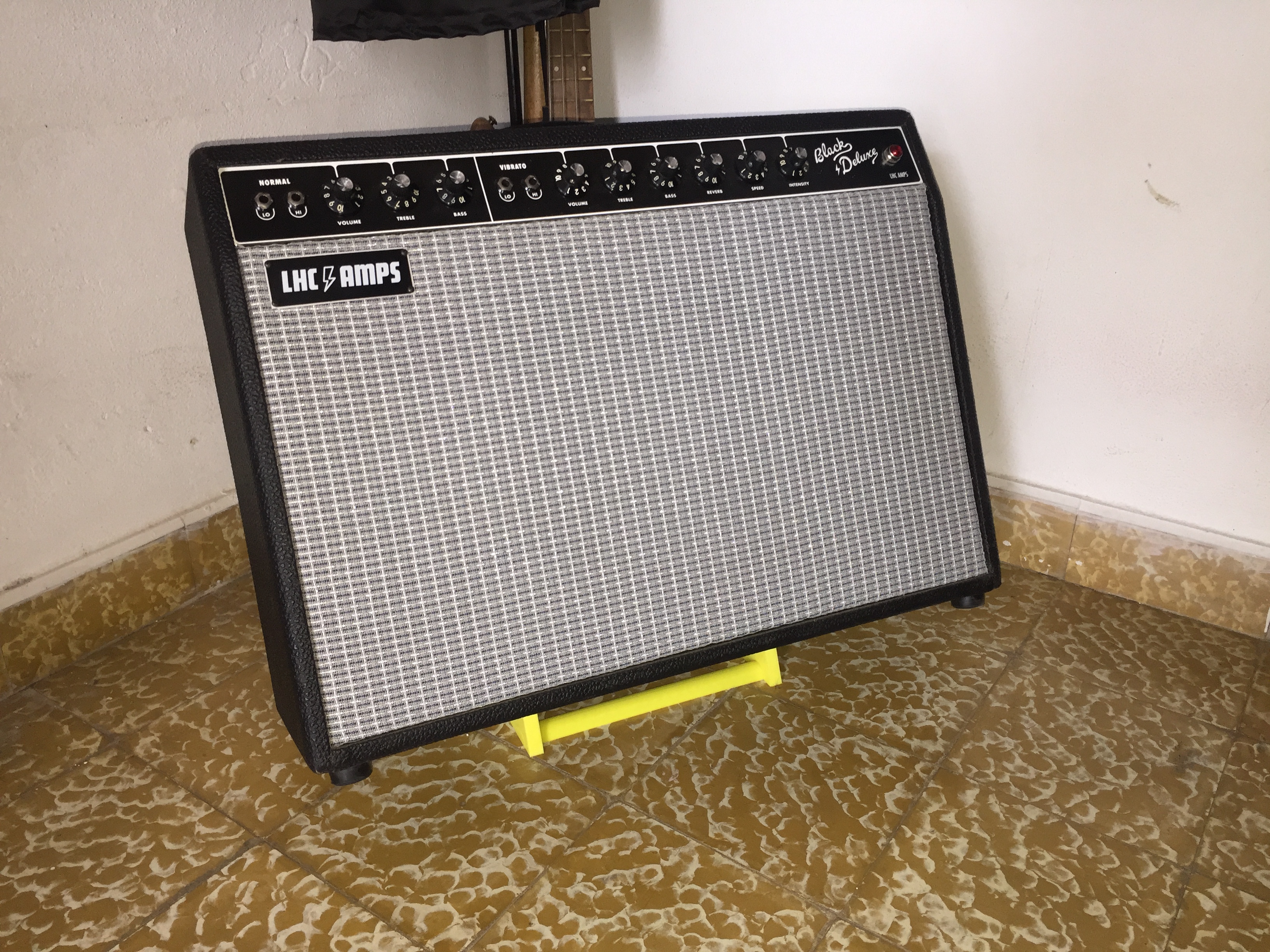 STL file Amp elevator stand - Amp elevator stand for amplifier・Design ...