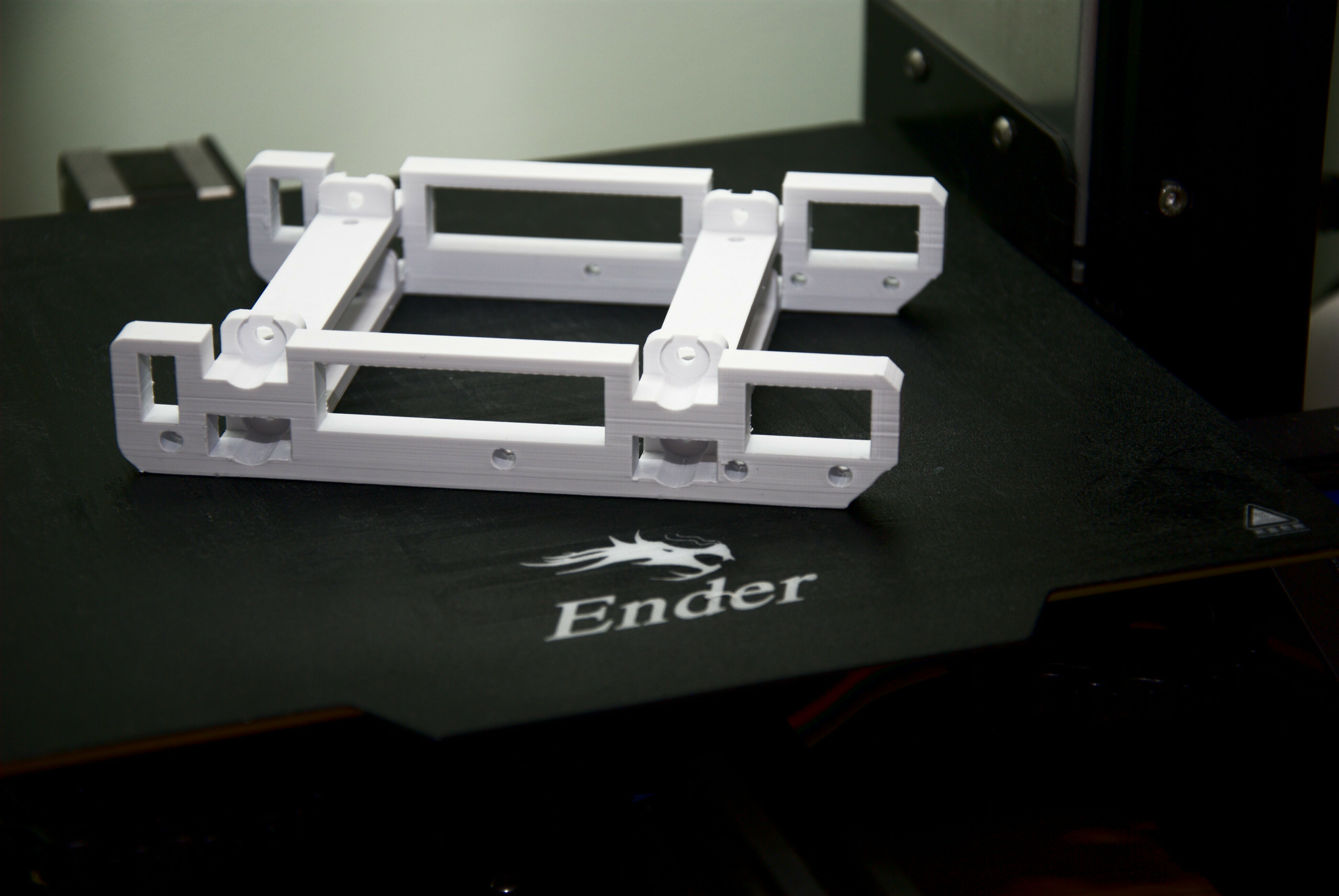 STL file 2.5" to 3.5" drive adapter bracket 🔧・Design to download and 3D ...