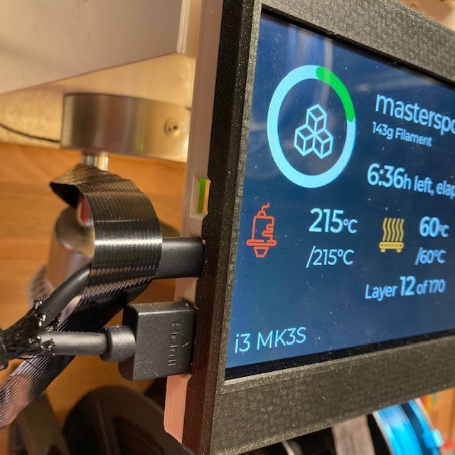 Free 3D file 7" Touch Display Frame・3D printer design to download・Cults