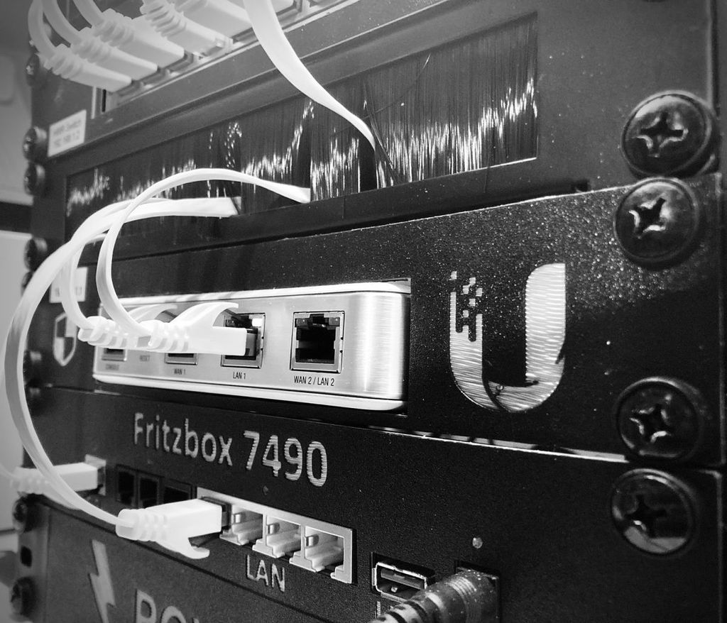 Archivo STL gratis Proyecto de rack de red Unifi de 10 💻・Diseño de ...