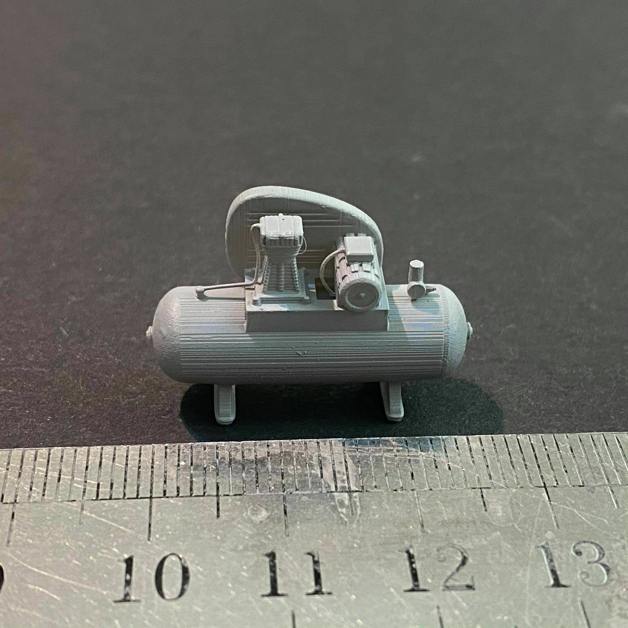 STL file WORKSHOP COMPRESSOR 7MM SCALE 1/43 MODEL RAILWAY BUILDING ...