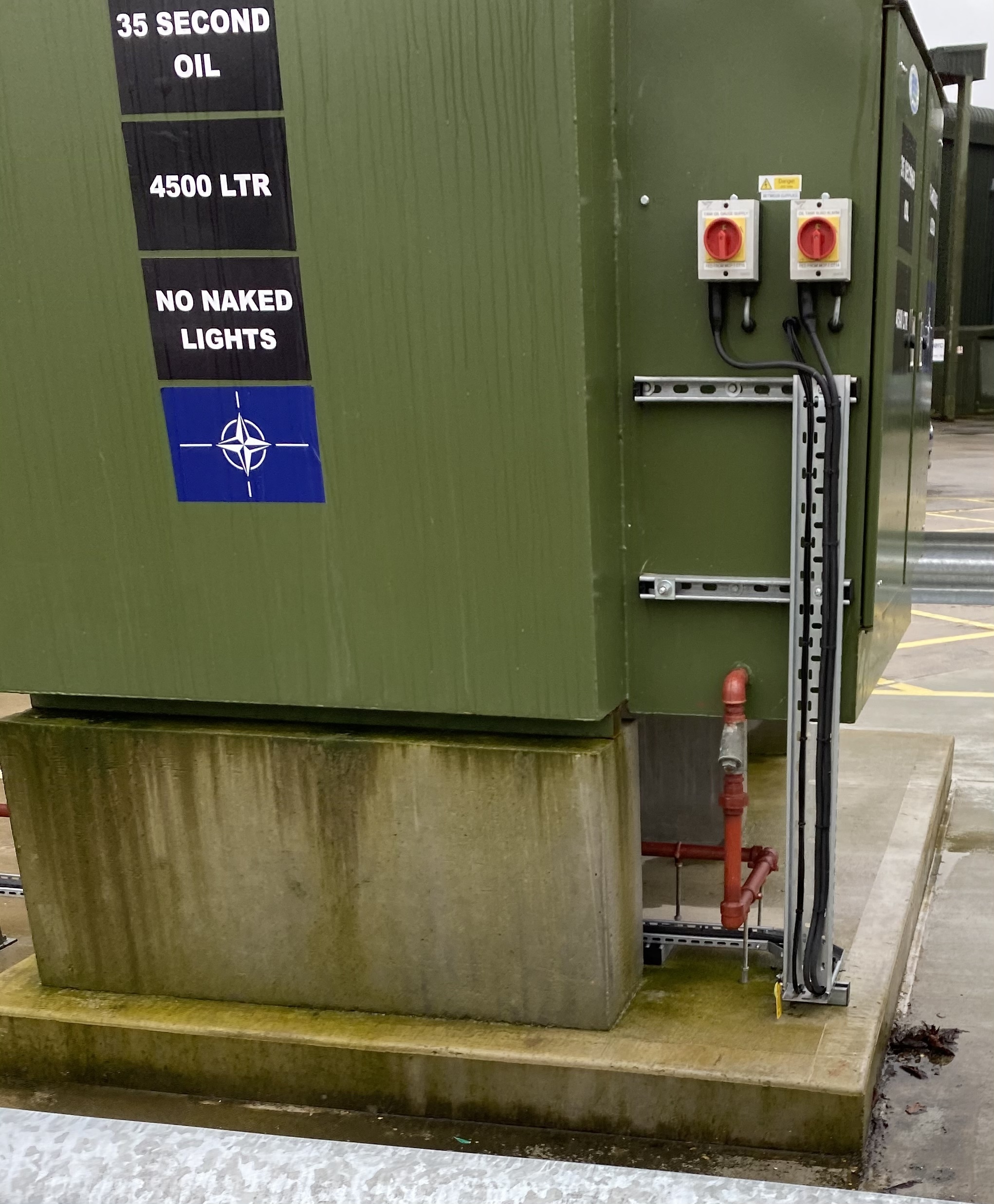 STL file Model Railway 4500L Oil Tank and Base 🛤️・3D printer model to ...