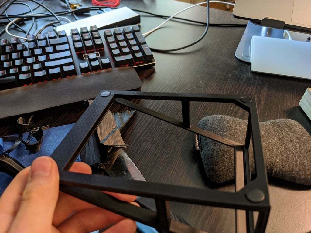 Free STL file Ergonomic Stand for Apple Magic Trackpad 2・Model to ...