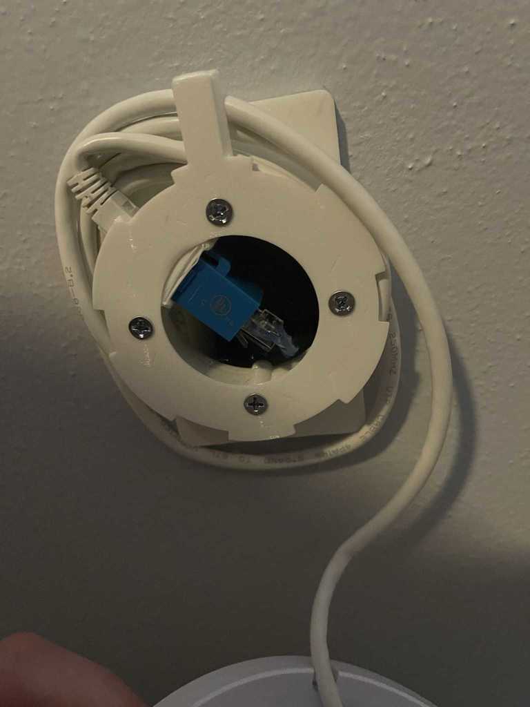 Free 3D file Ubiquiti Unifi Access Point AC Lite Wallplate with ...